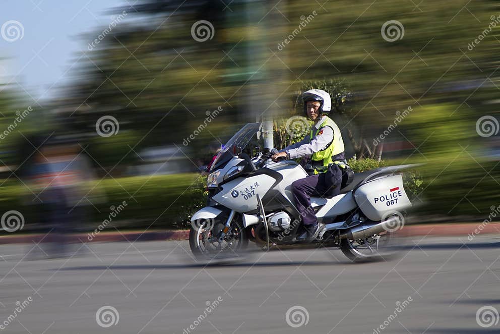 The policeman of Taiwan editorial image. Image of people - 27336925