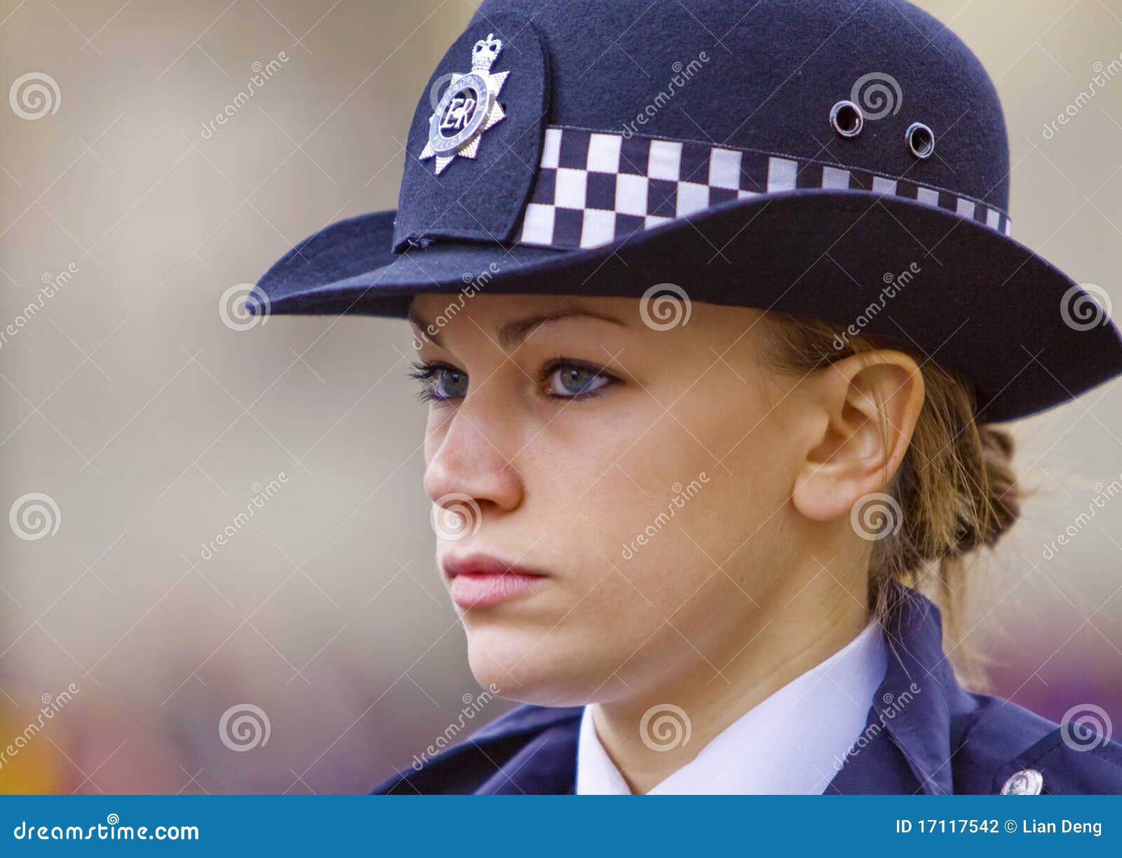 Policewoman editorial photography. Image of monitor, city - 17117542