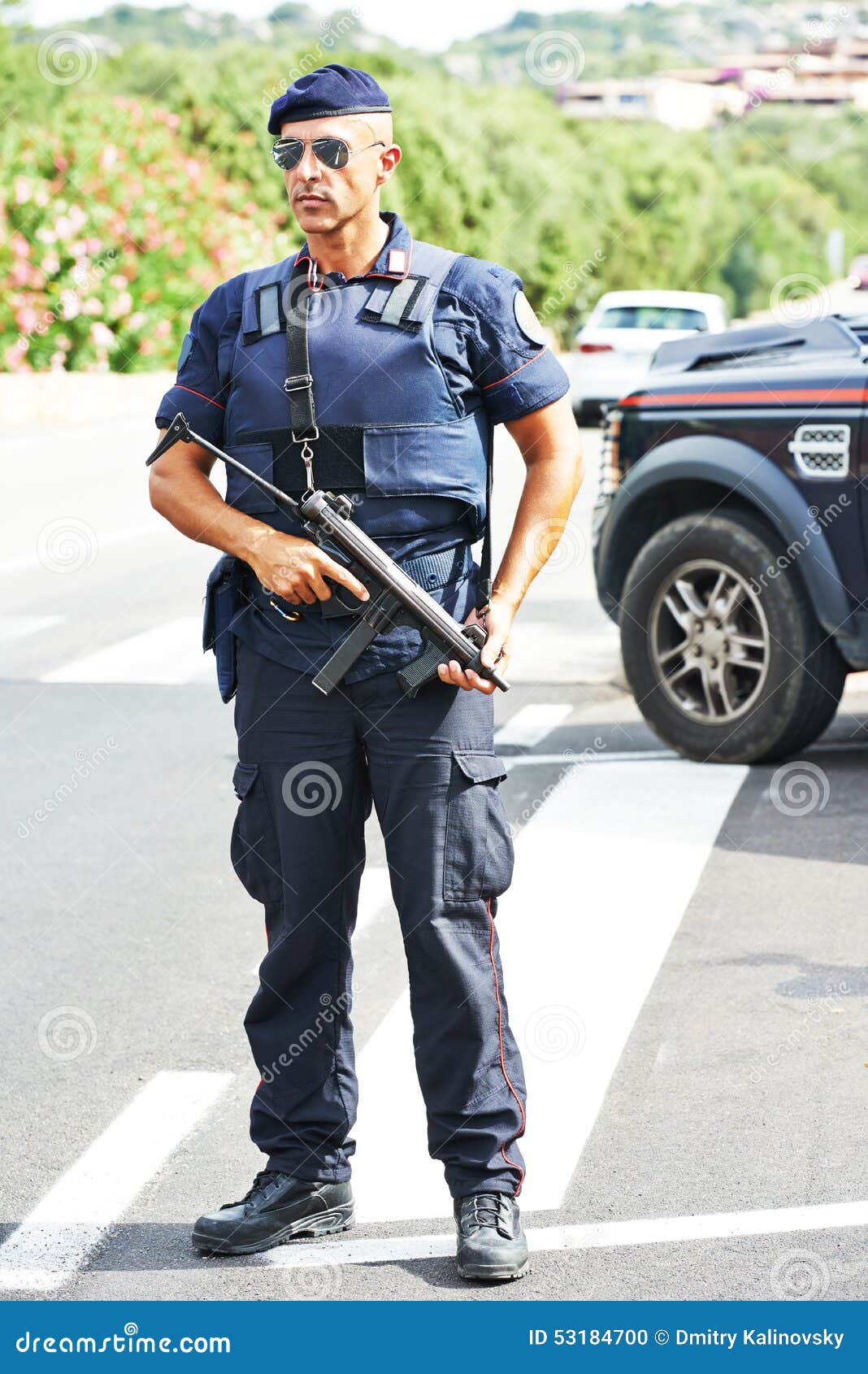 Policier Italien Carabinier Photo stock - Image du officier, travail ...