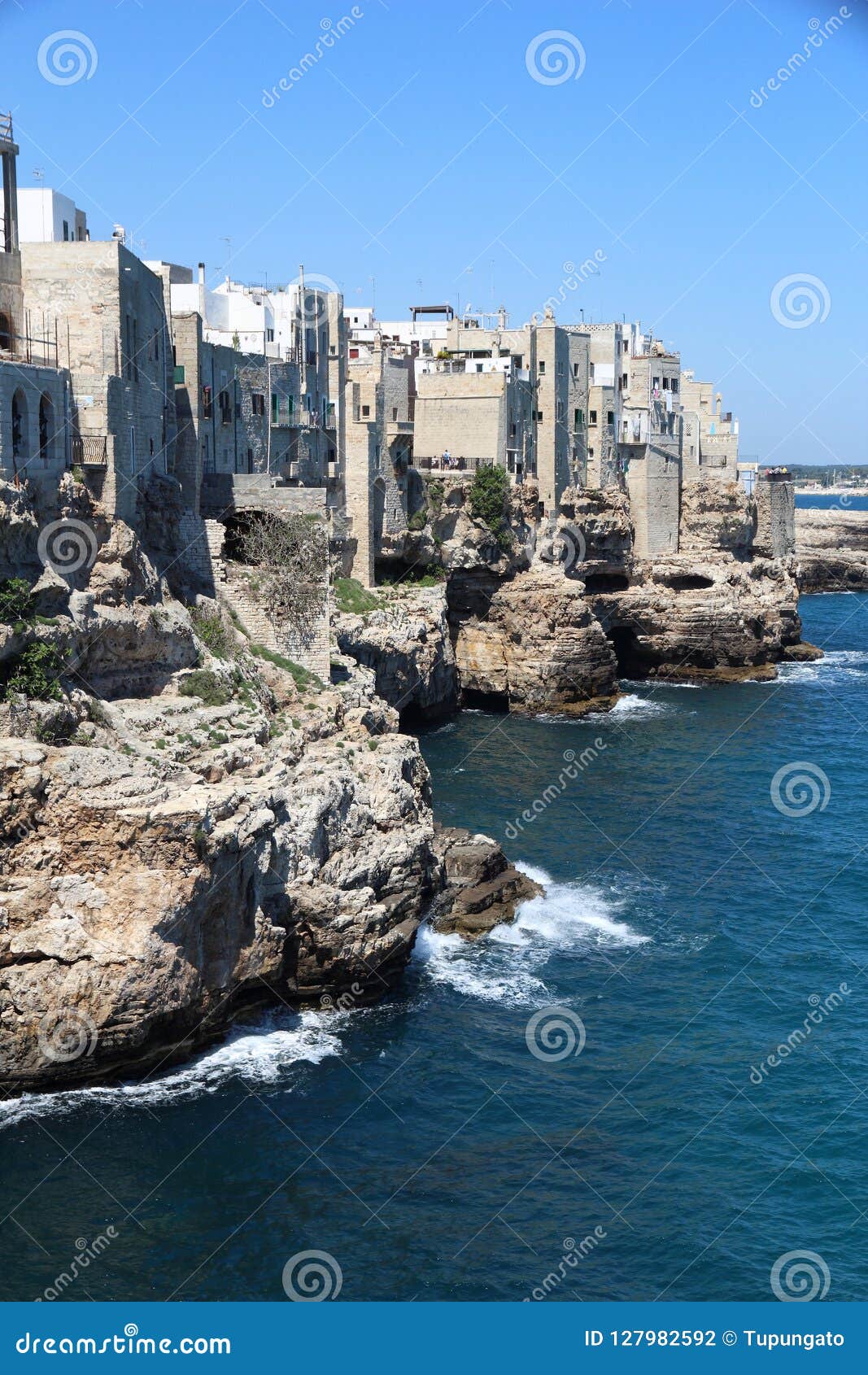 Polignano a Mare, Italy editorial photography. Image of home - 127982592