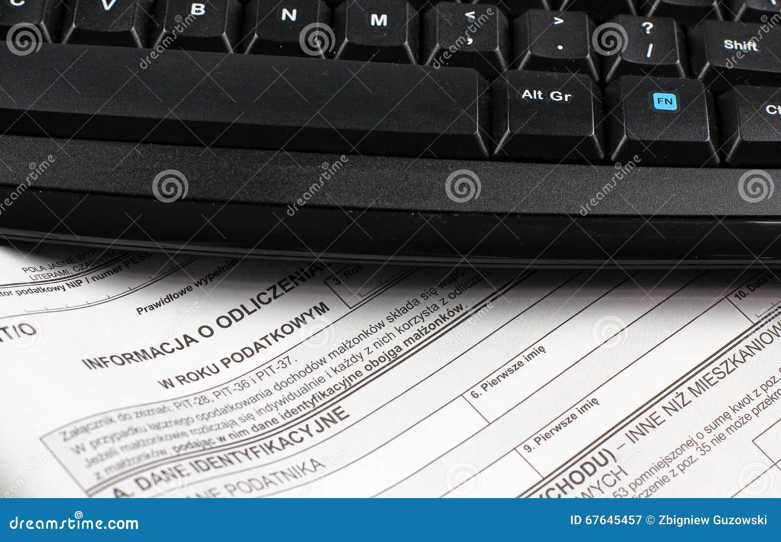 Polish tax form (PIT-36) editorial photography. Image of office - 67645457