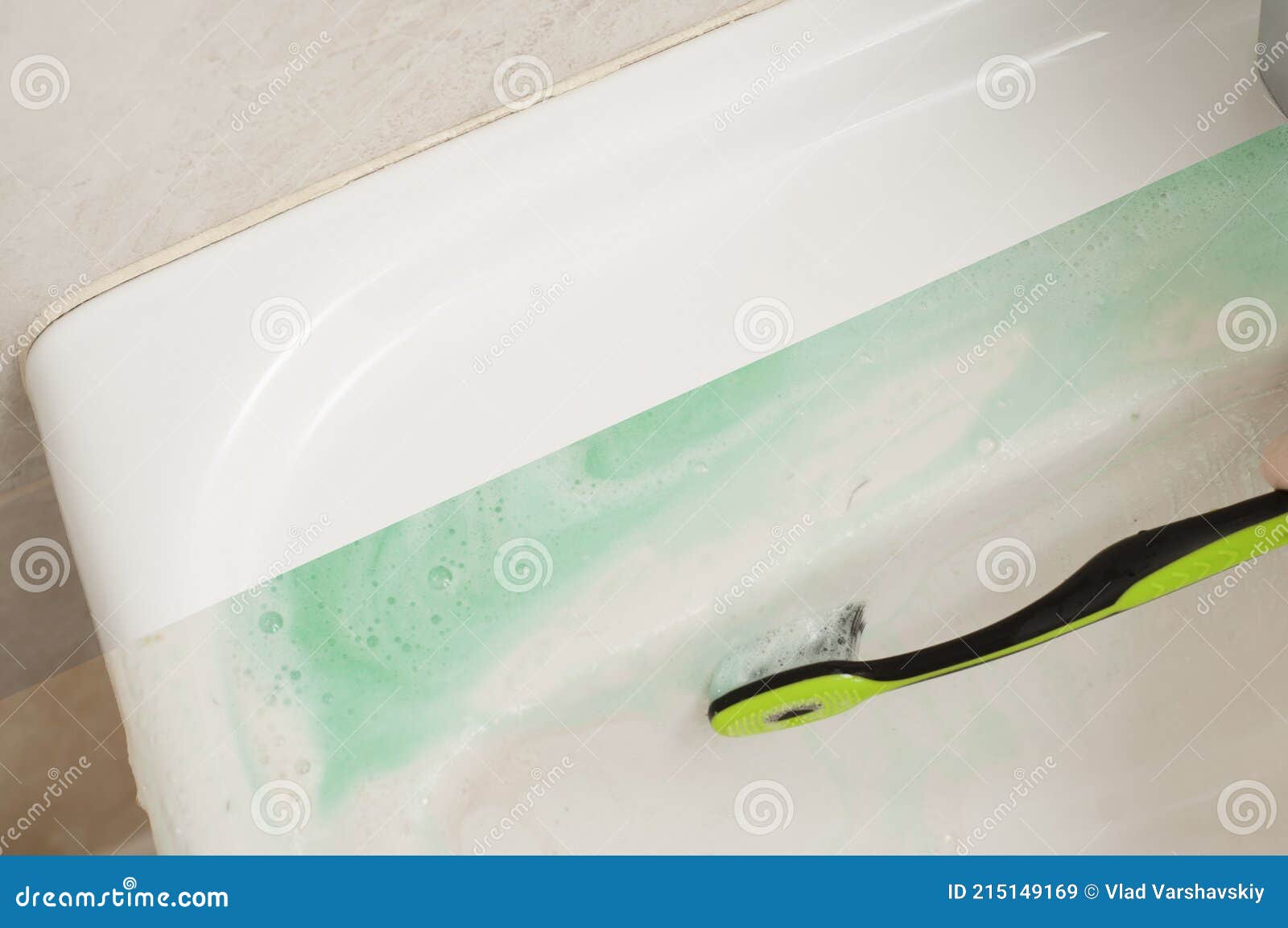 Polishing Effect after Using Detergent on a Ceramic Surface Stock Image ...