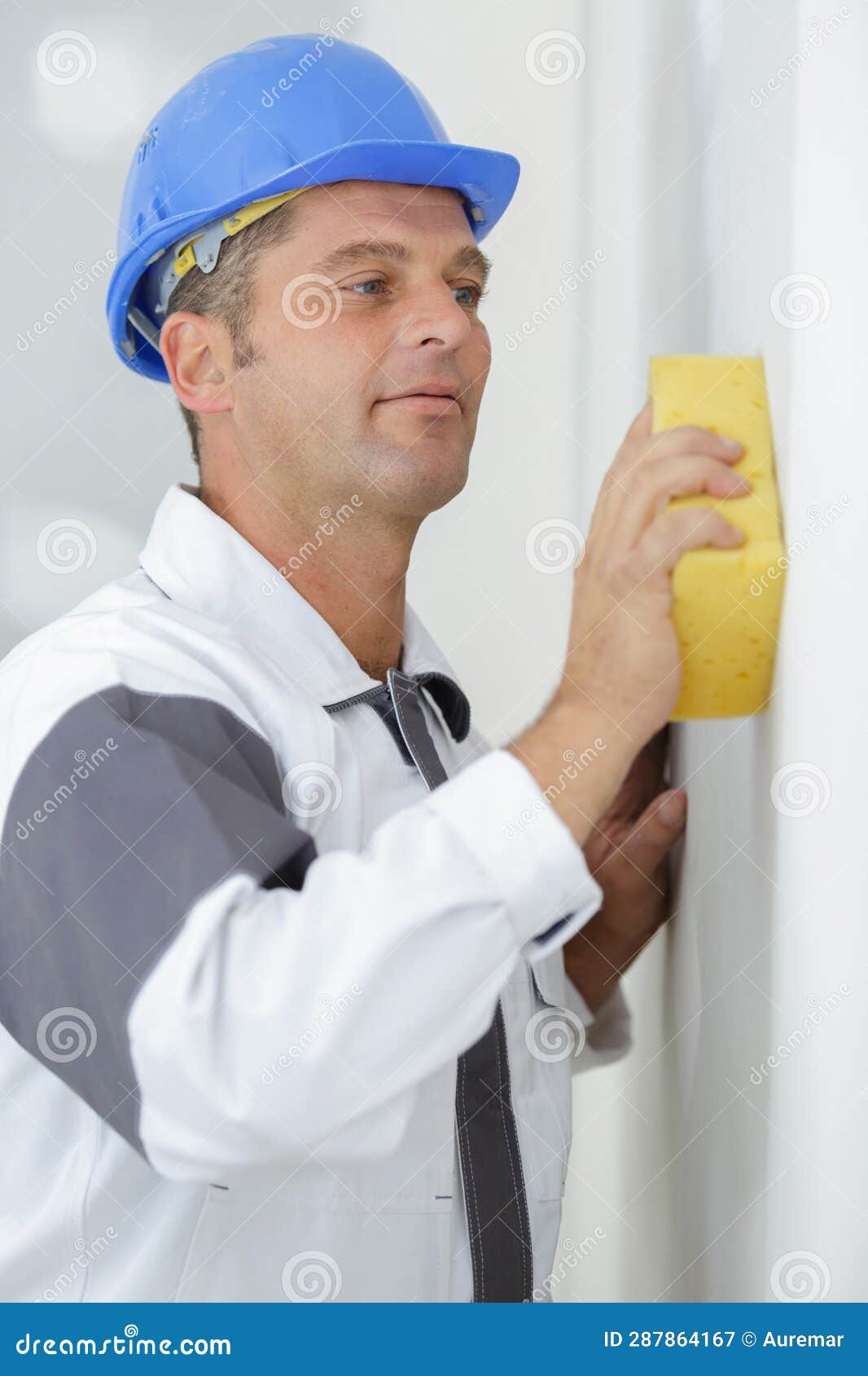 Polishing Plastered Walls with Sponge Stock Image - Image of dusting ...