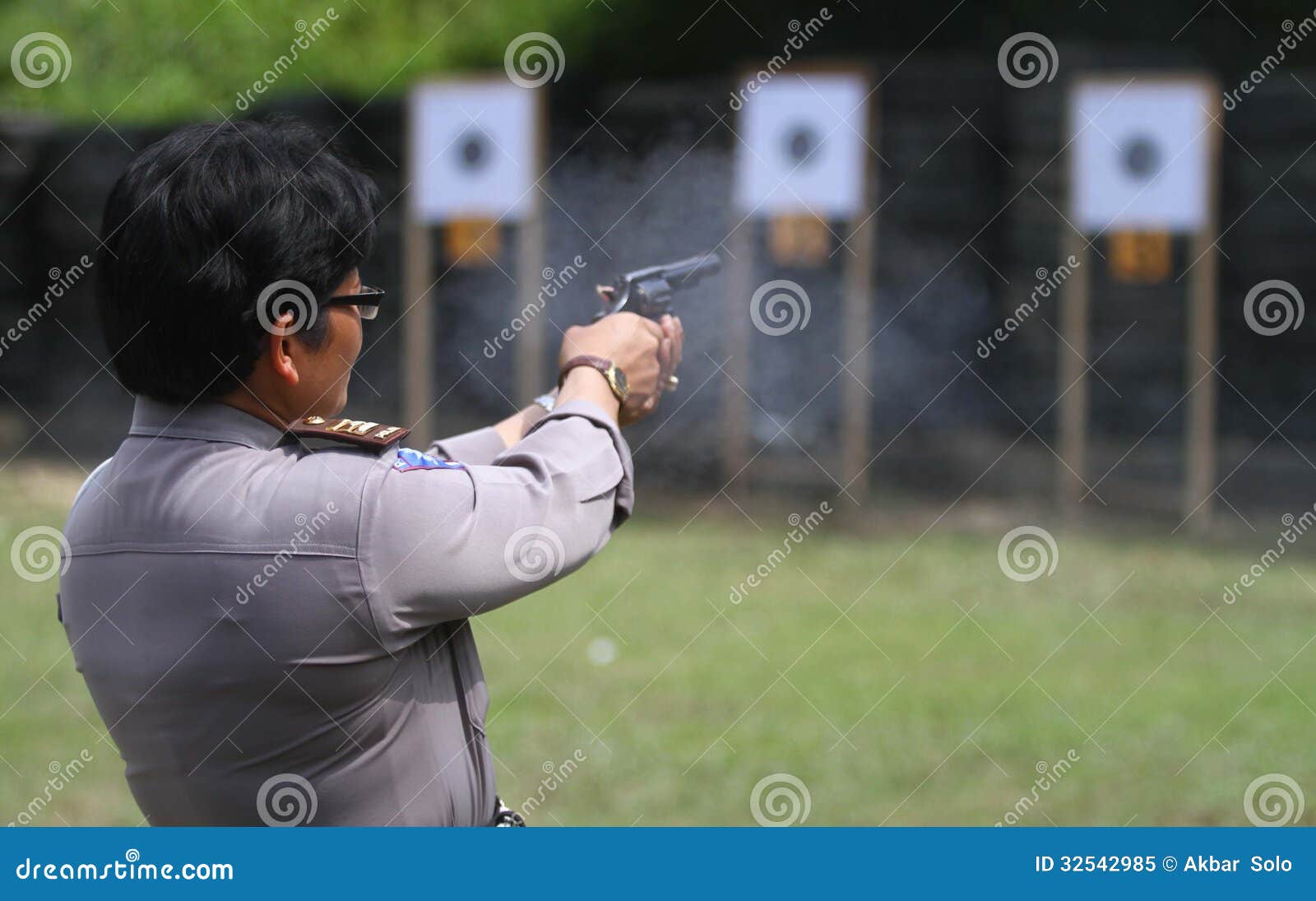 Politie het schieten redactionele afbeelding. Image of handhaving ...