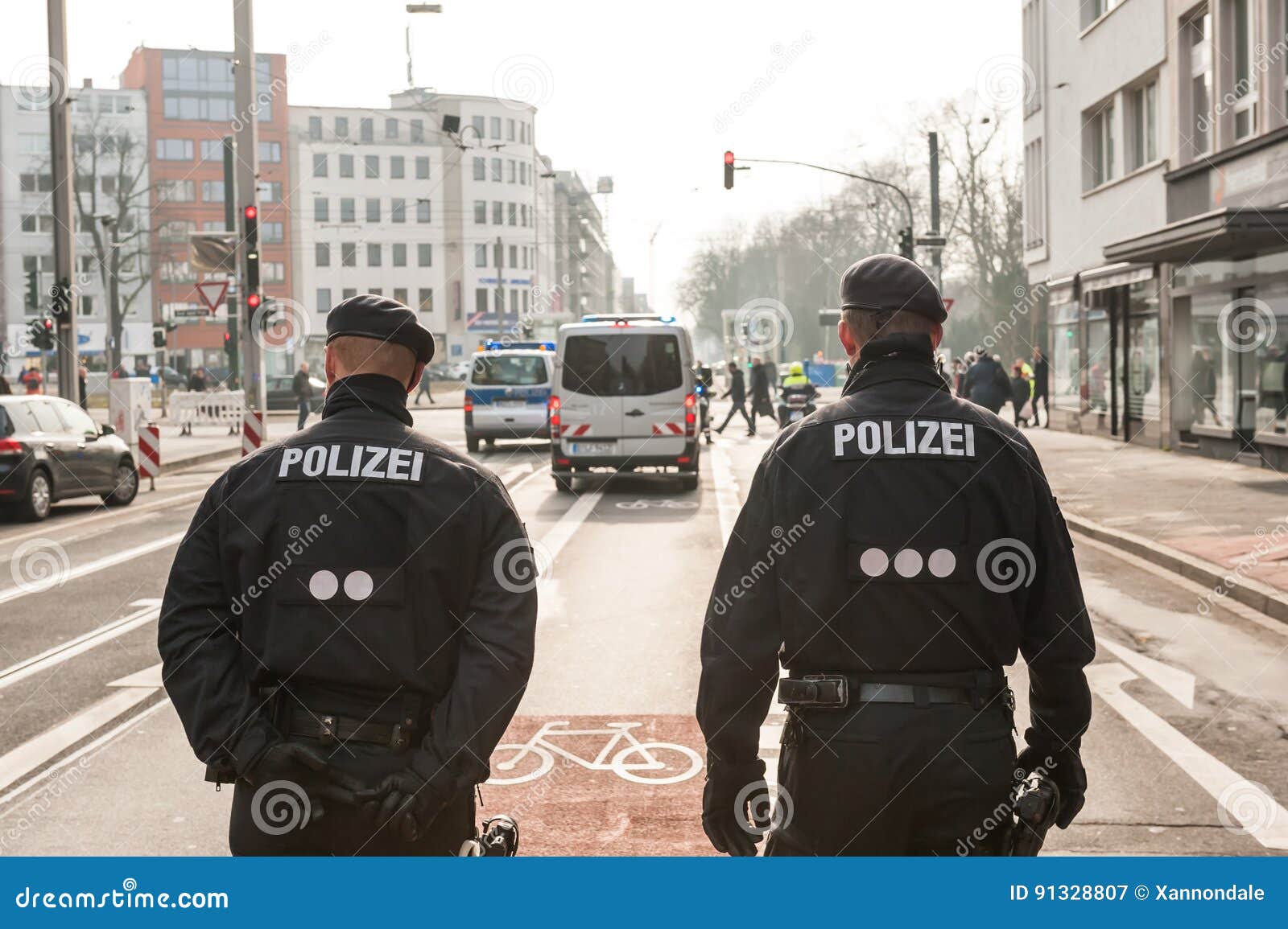 Polizei redaktionelles stockfotografie. Bild von deutsch - 91328807