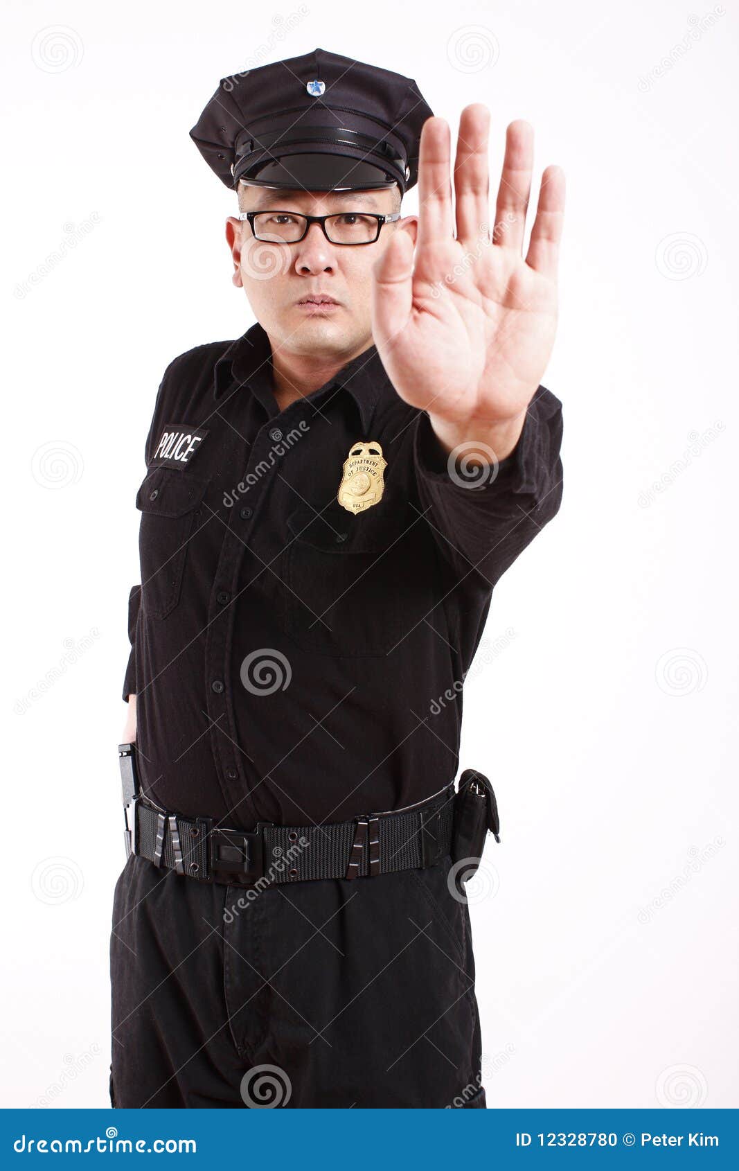 Polizeibeamte, Die Gestikuliert, Um Zu Stoppen Stockfoto - Bild von ...