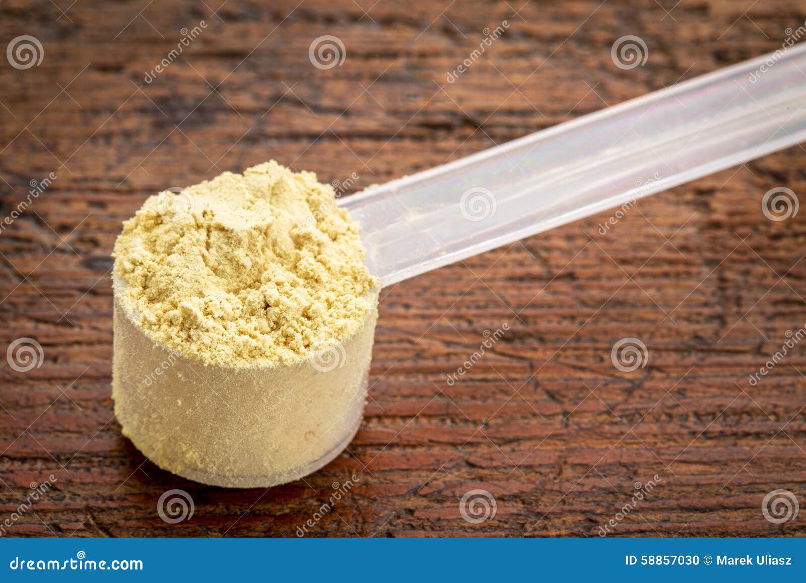 Pollen De Pin Dans Le Scoop De Mesure Photo stock - Image du grunge ...