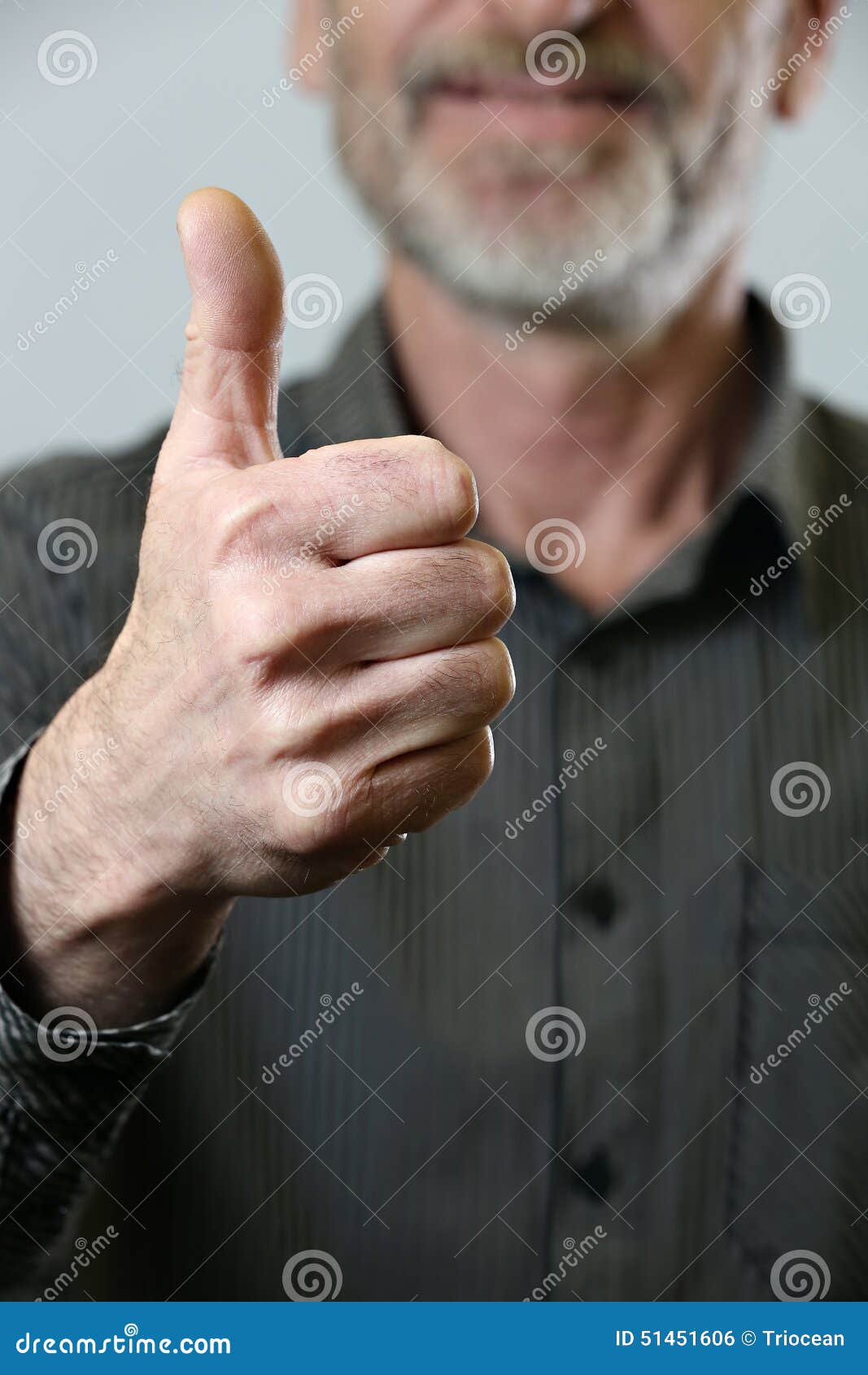 Pollice in su fotografia stock. Immagine di accettazione - 51451606