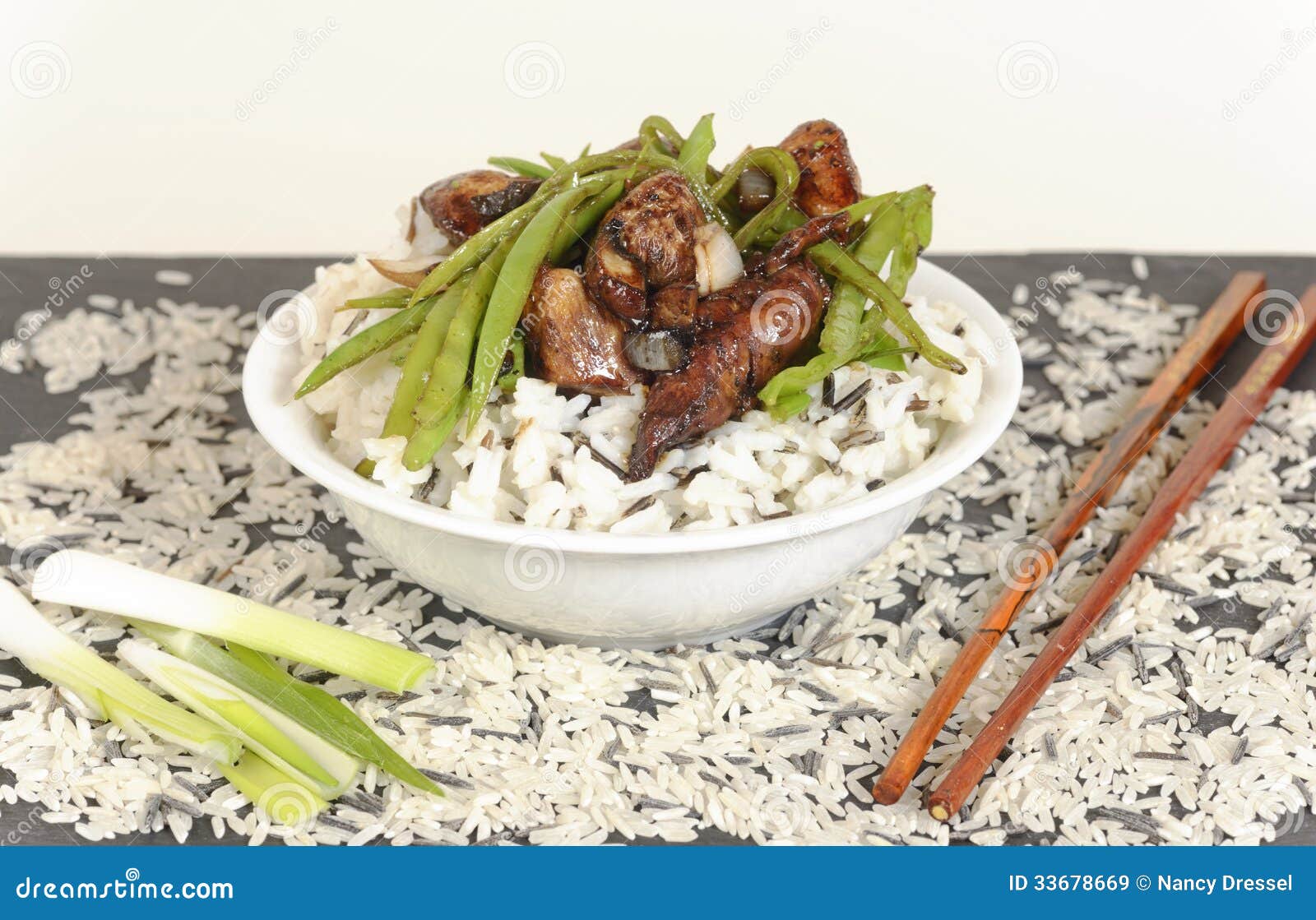 Pollo Arrostito Con Riso E Le Verdure Immagine Stock - Immagine di ...