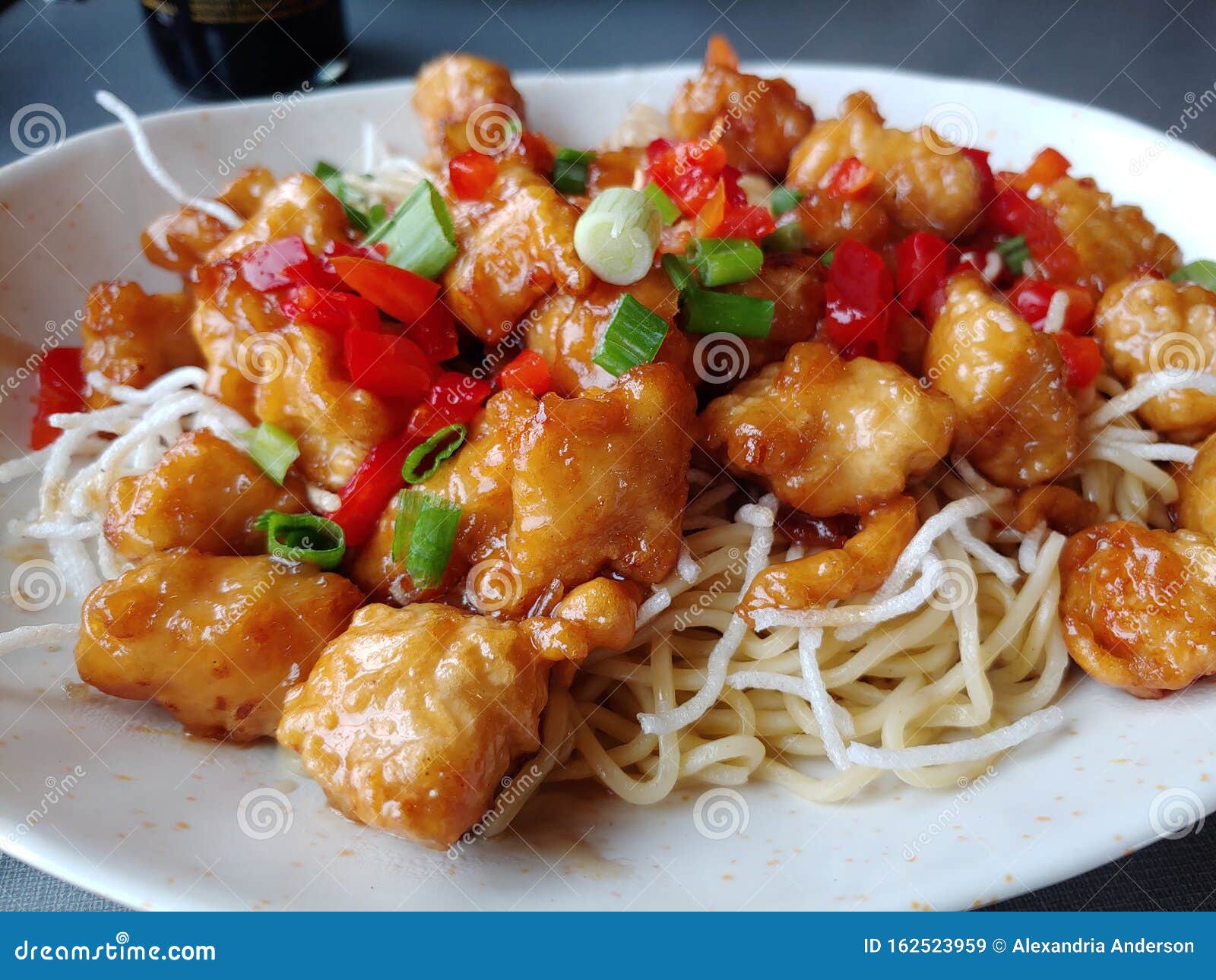 Pollo con orejas de miel imagen de archivo. Imagen de pollo - 162523959