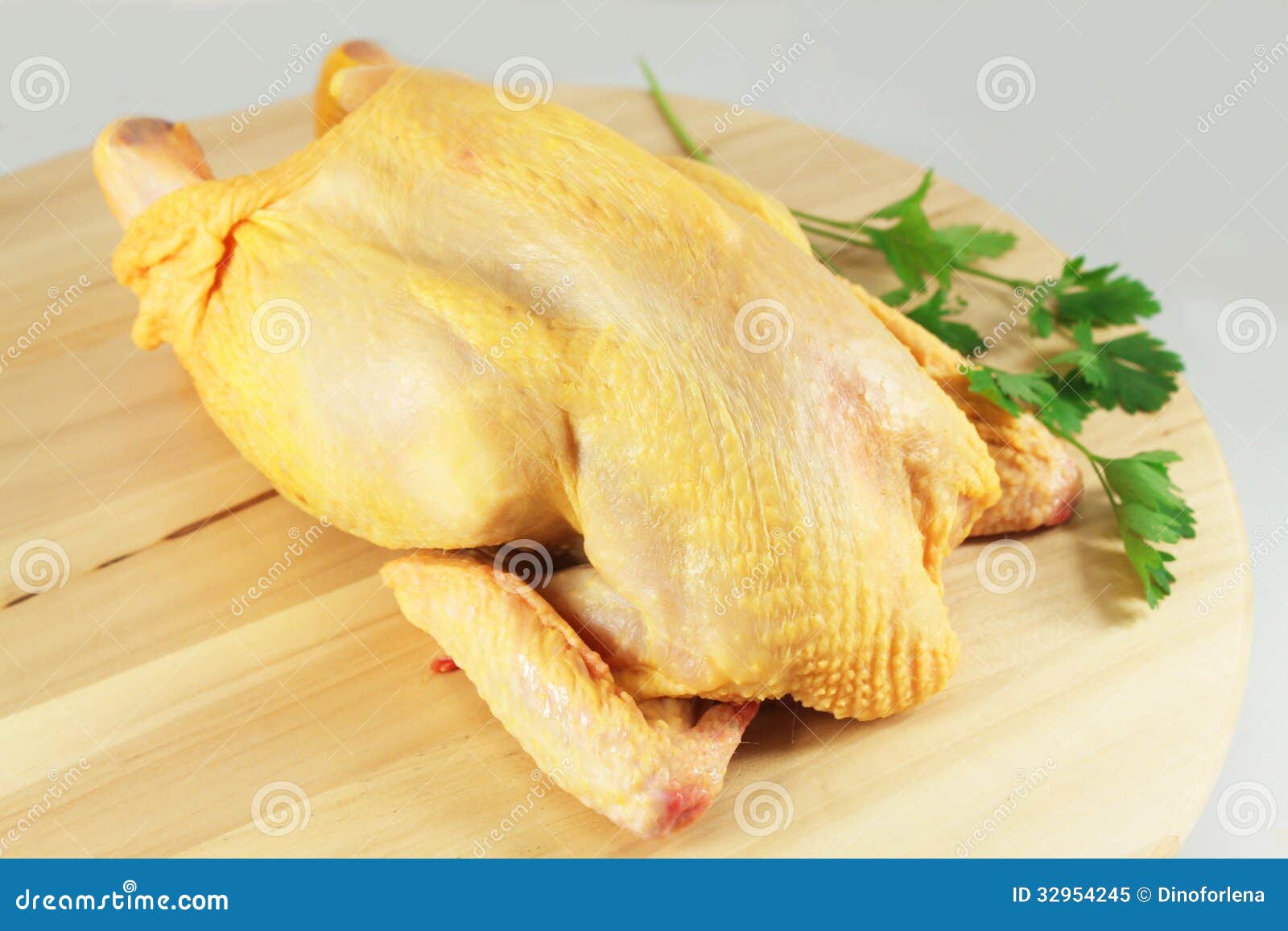 Pollo crudo imagen de archivo. Imagen de cocinero, comida - 32954245