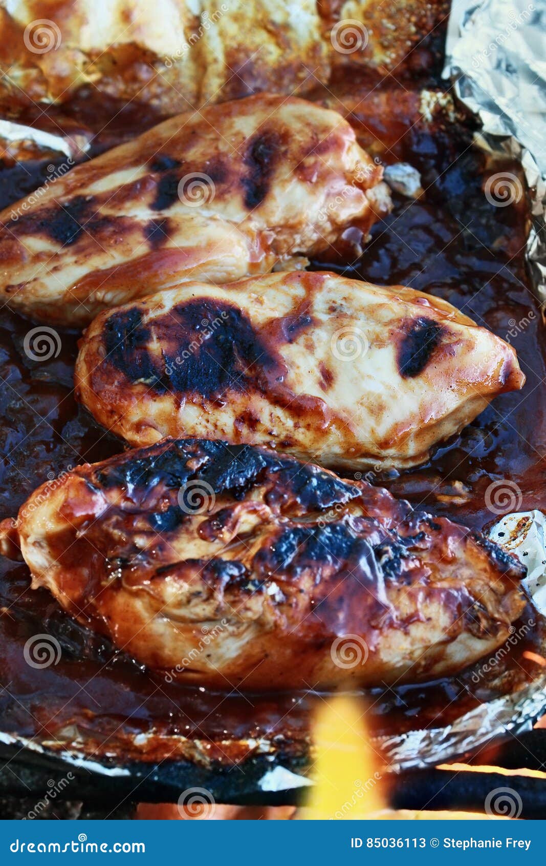 Pollo De La Barbacoa Sobre La Llama Imagen de archivo - Imagen de fuego ...