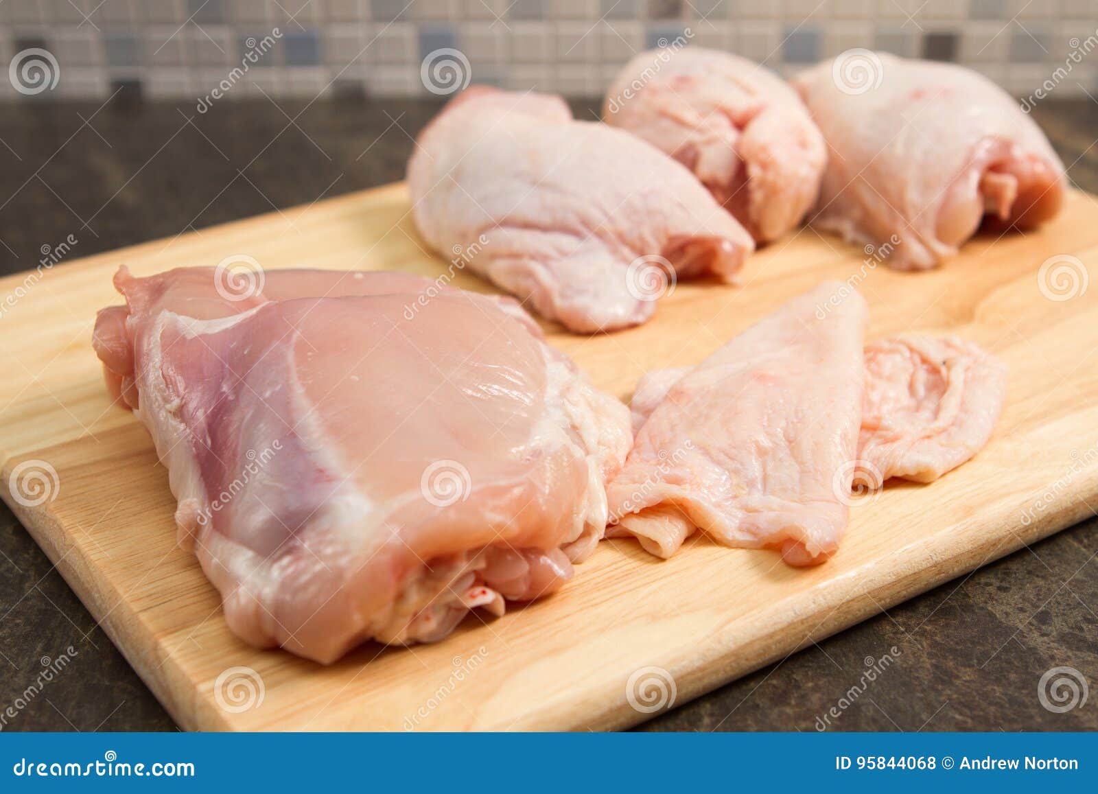 Pollo de skin foto de archivo. Imagen de técnica, muslo - 95844068