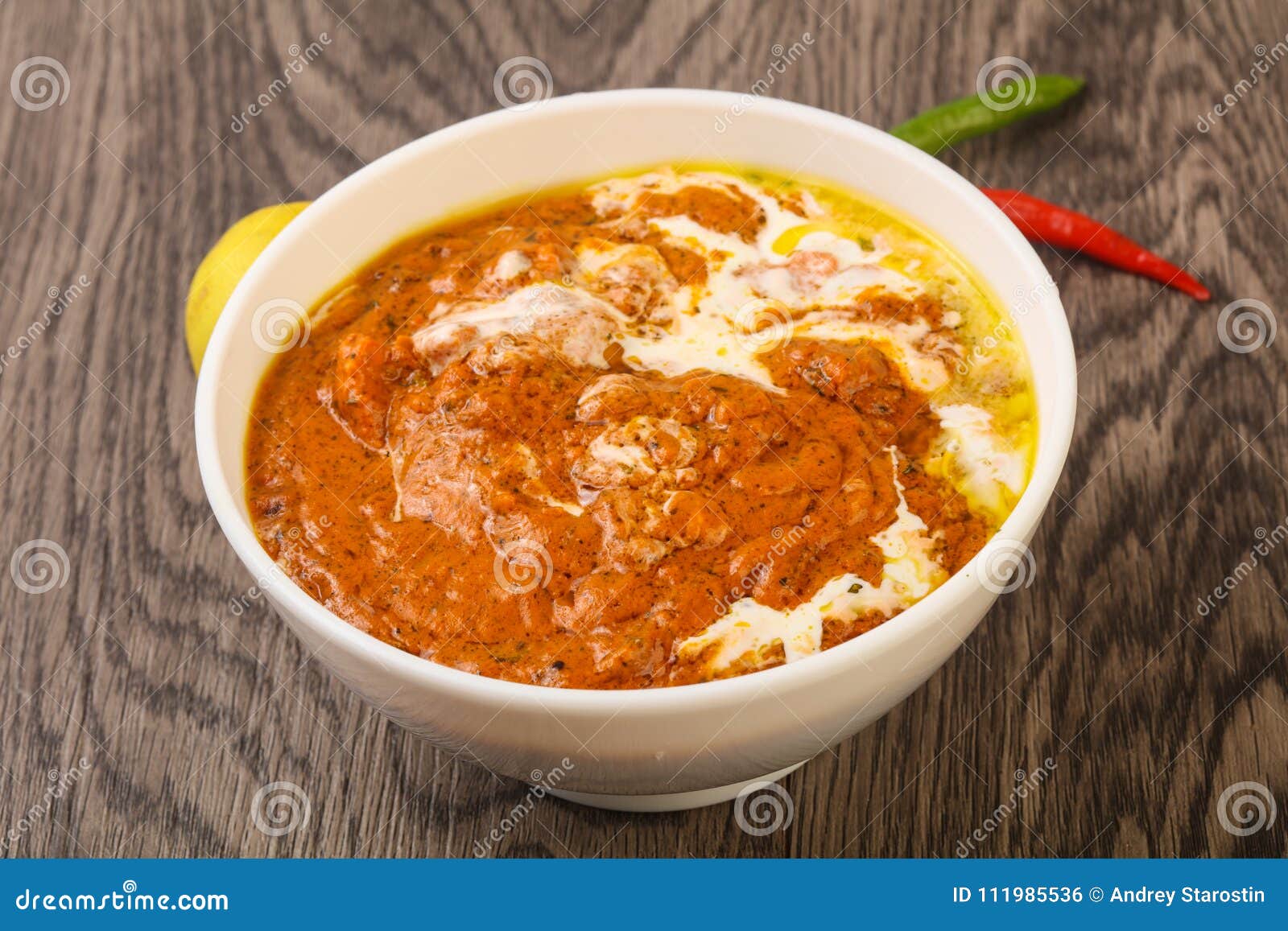 Pollo del burro fotografia stock. Immagine di pranzo - 111985536