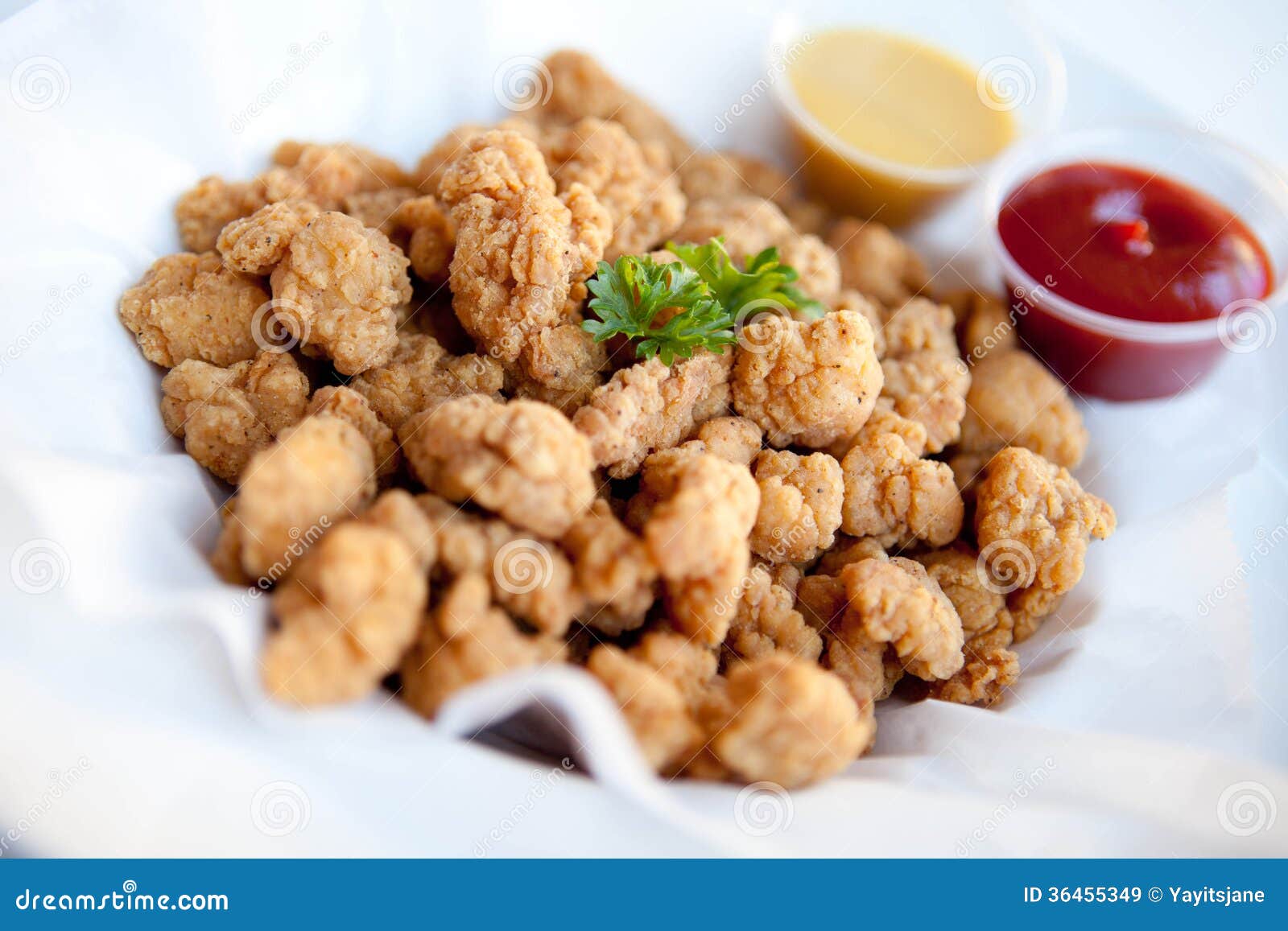 Pollo del popcorn immagine stock. Immagine di pranzo - 36455349