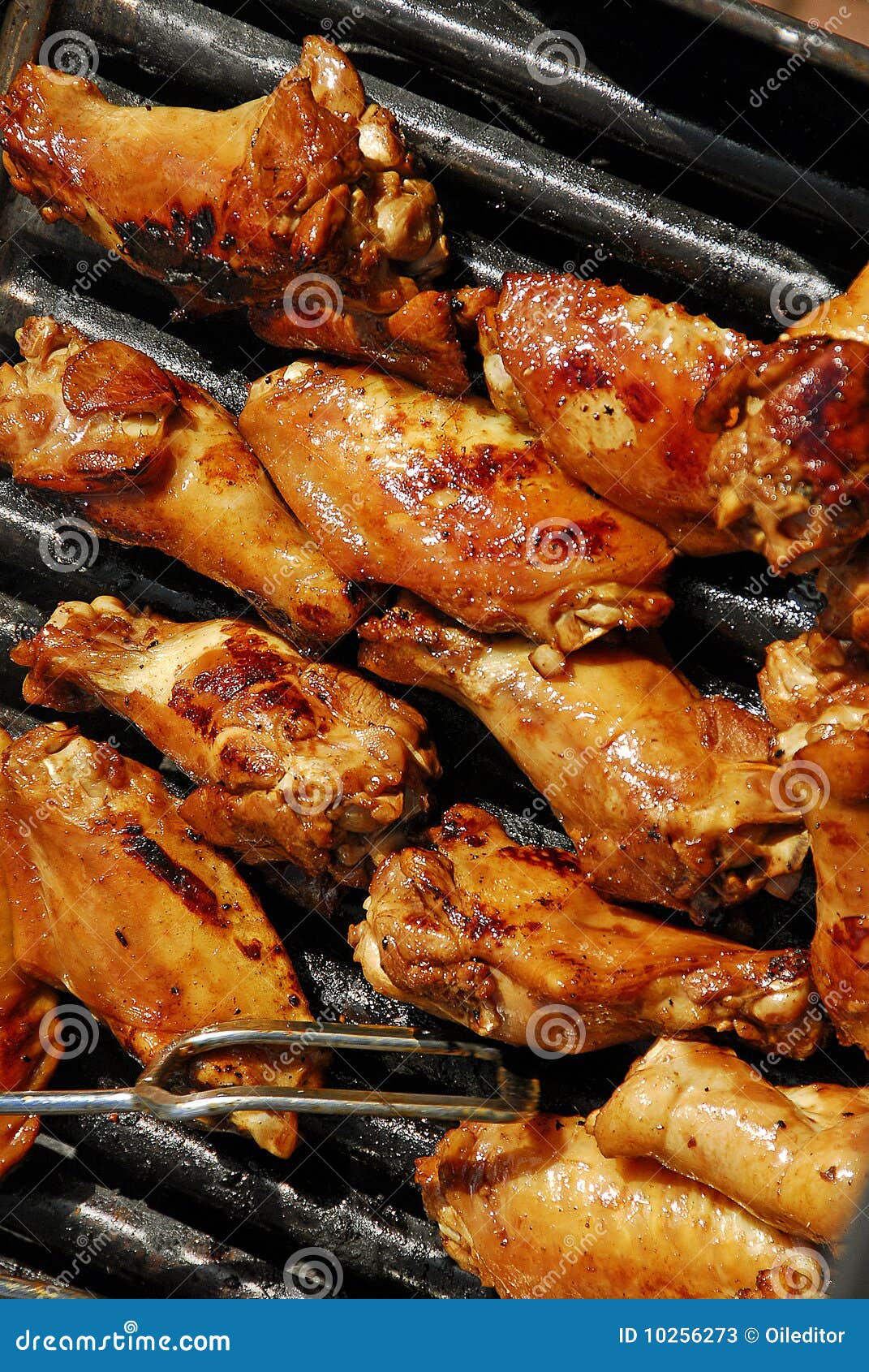 Pollo en parrilla imagen de archivo. Imagen de parrilla - 10256273