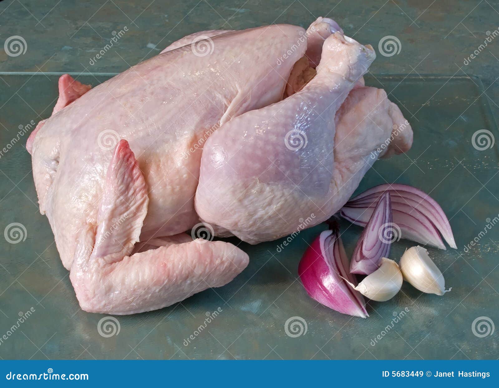 Pollo Entero Fresco Imagen. Imagen: 5683449