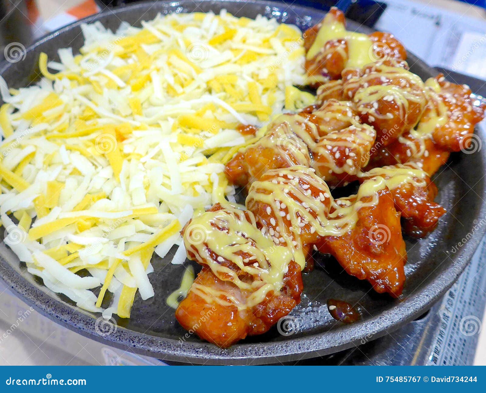 Pollo frito coreano imagen de archivo. Imagen de primer - 75485767