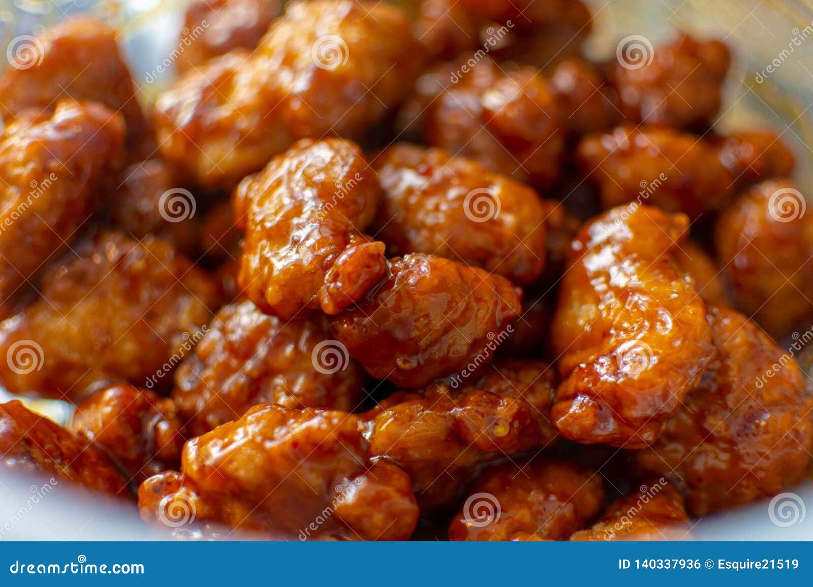 Pollo general de la TSO foto de archivo. Imagen de sabroso - 140337936