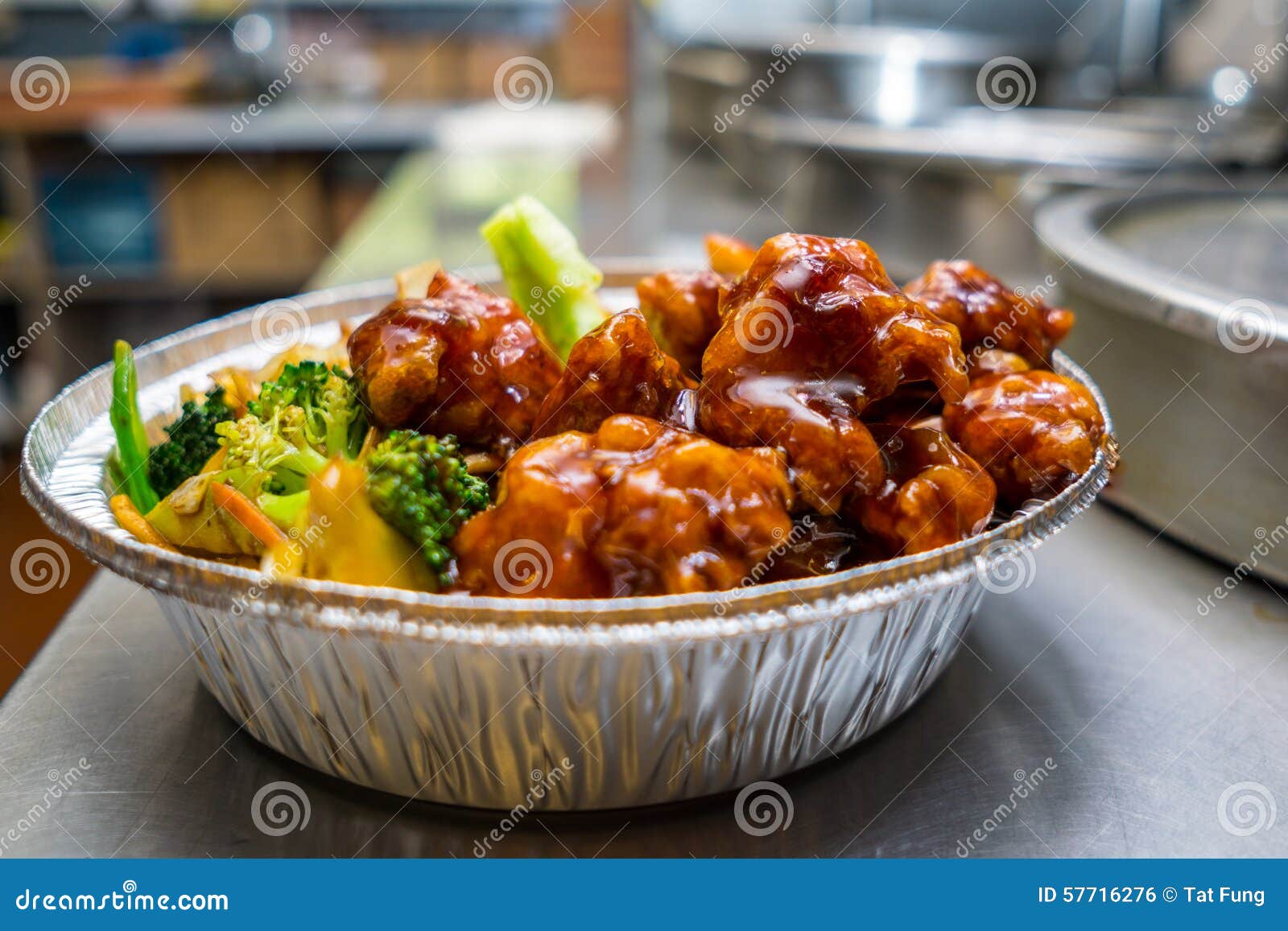 Pollo General De Las TSO De Las Comidas Chinas Con Las Verduras Foto de ...