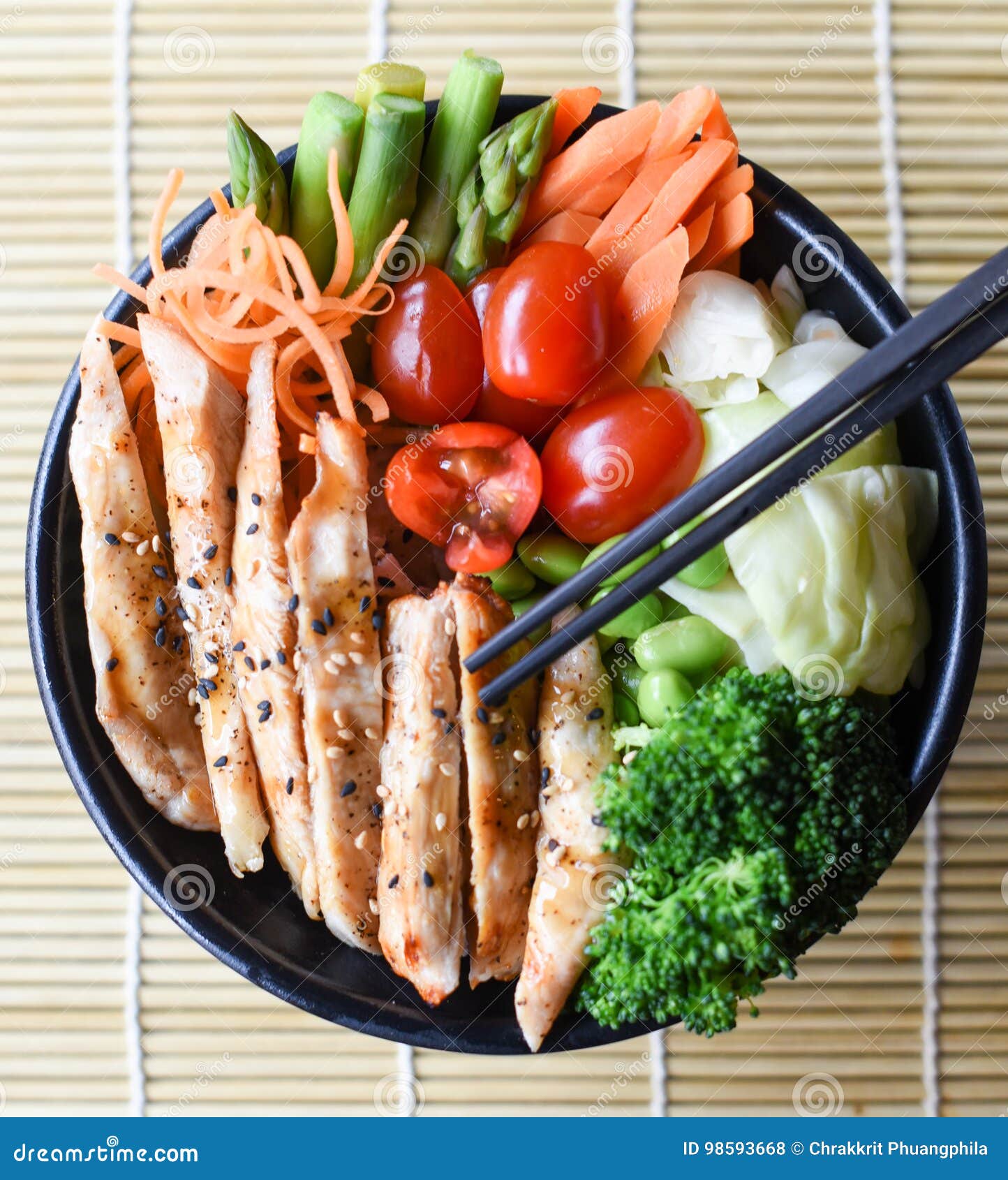 Pollo Japonés Sano Teriyaki Foto de archivo - Imagen de plato, ensalada ...