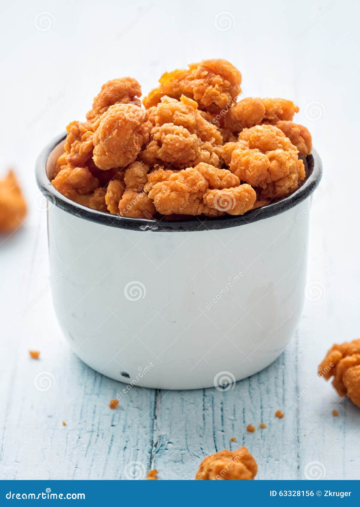 Pollo rustico del popcorn fotografia stock. Immagine di nessuno - 63328156