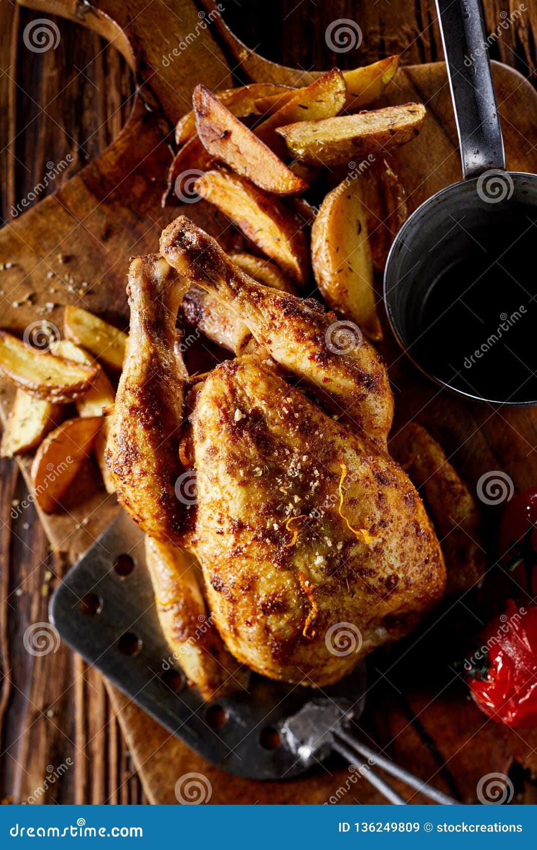 Pollo Sazonado Grilled De Poisson O De Primavera Imagen de archivo ...