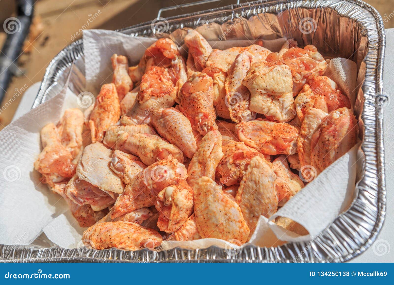 Pollo Sazonado Sin Procesar Foto de archivo - Imagen de carne, hoja ...