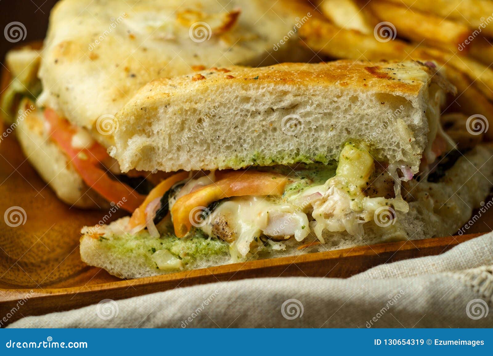 Pollo Toscano Asado a La Parrilla Panini Imagen de archivo - Imagen de ...