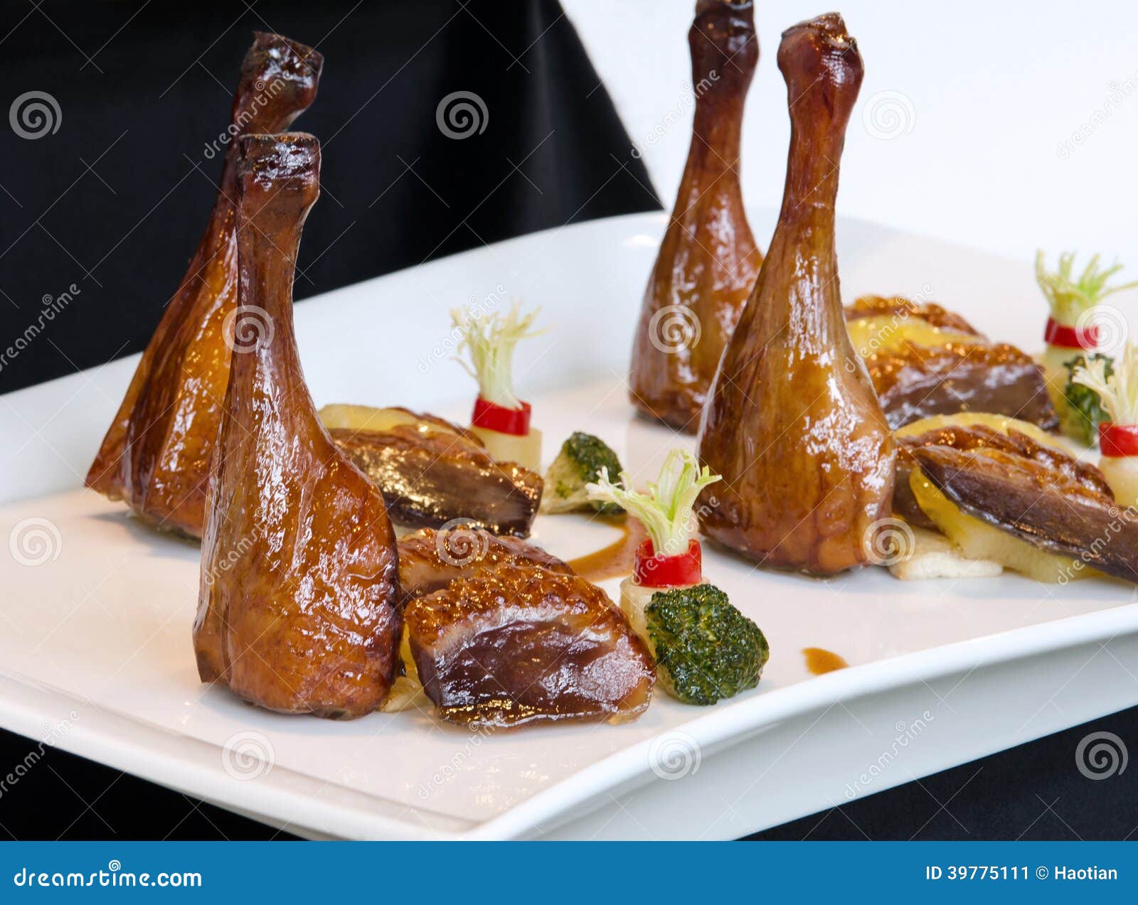 Pollo y Duck Platter imagen de archivo. Imagen de carne - 39775111
