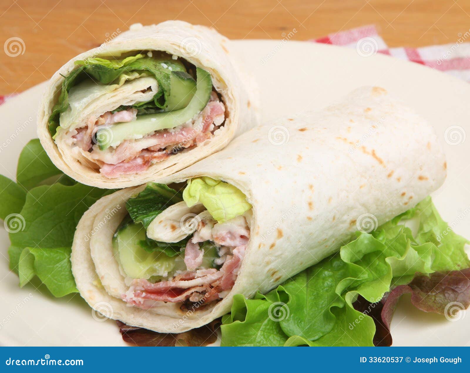 Pollo Y Tocino Caesar Wrap Sandwich Imagen de archivo - Imagen de ...