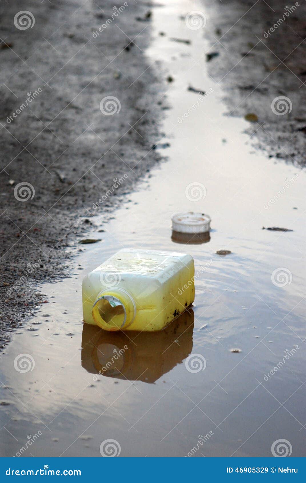 Pollution chimique image stock. Image du cancérogène - 46905329