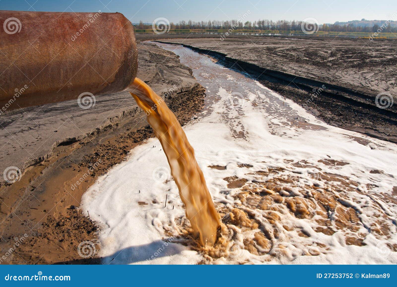 Pollution de fleuve photo stock. Image du civière, mortel - 27253752