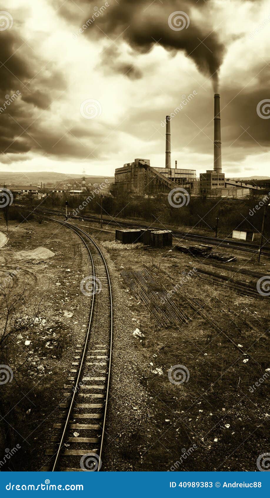 Pollution De Rail Proche De Train De Centrale Image stock - Image du ...