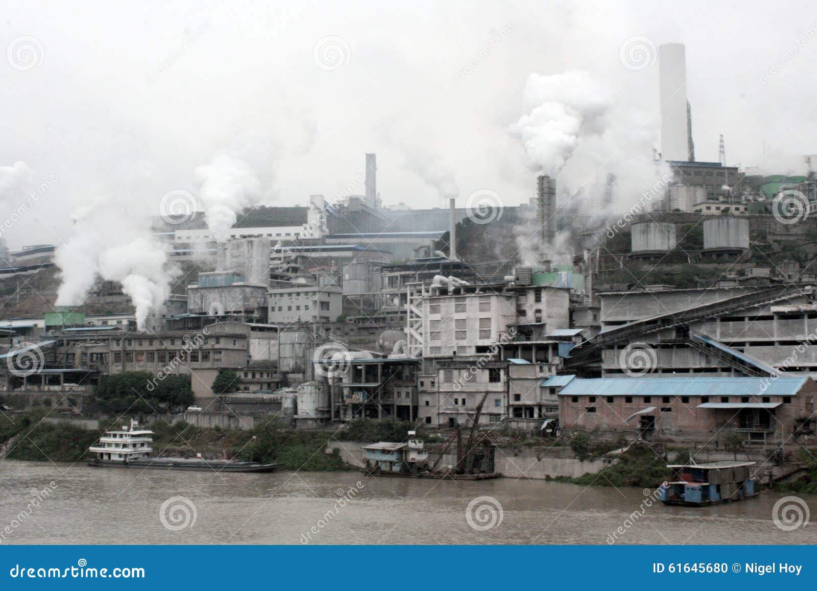 Chinese Factory Belching Smoke Editorial Image - Image of yangtze ...