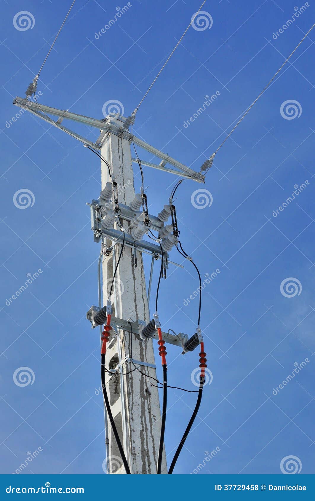 Polo De Poder Con El Separador Eléctrico Externo Foto de archivo ...