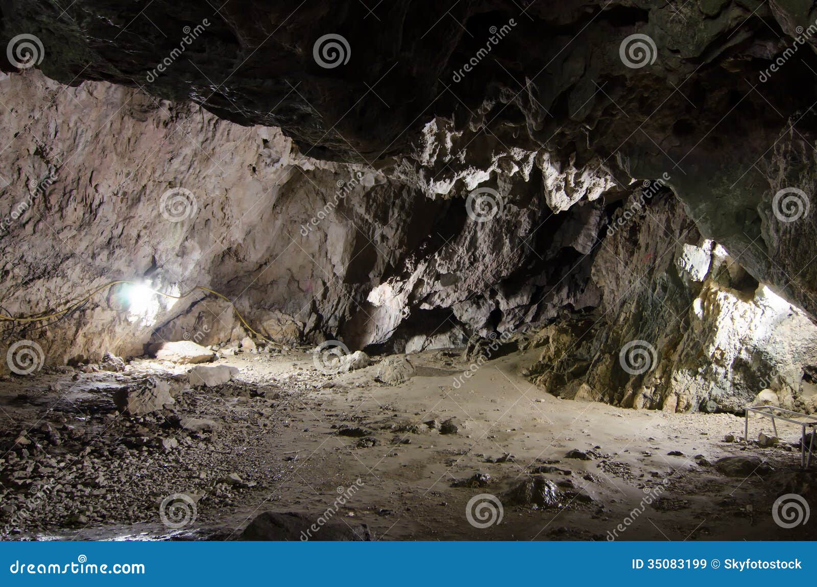 Polovragi Cave stock image. Image of grotto, inside, mineral - 35083199
