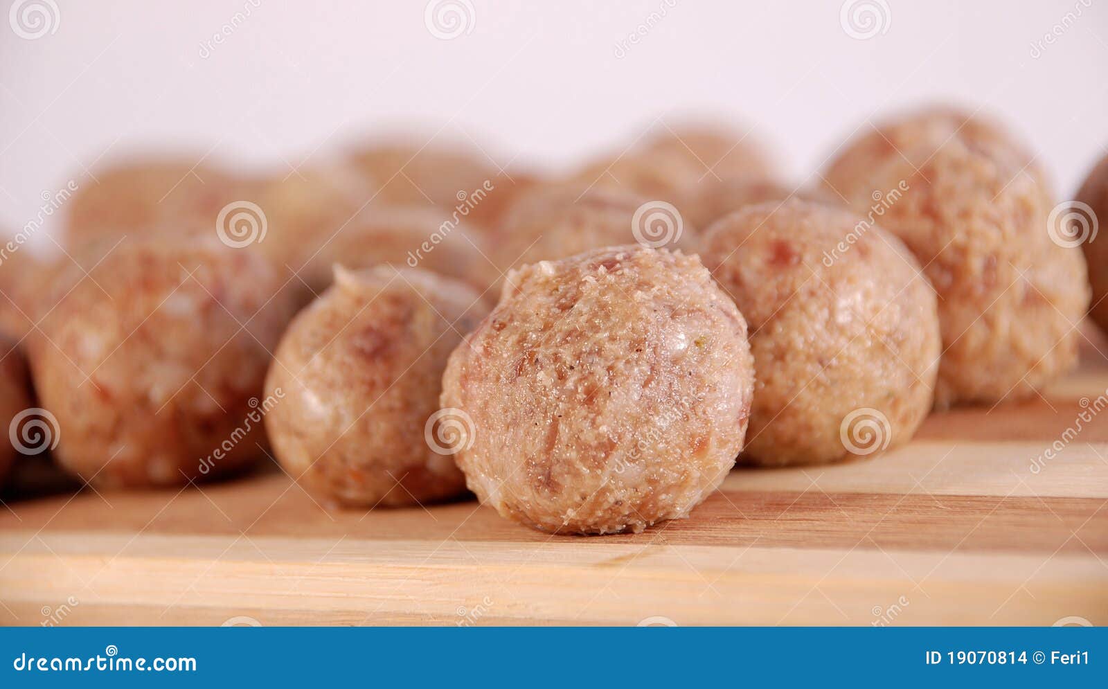 Polpetta fotografia stock. Immagine di consumo, carne - 19070814