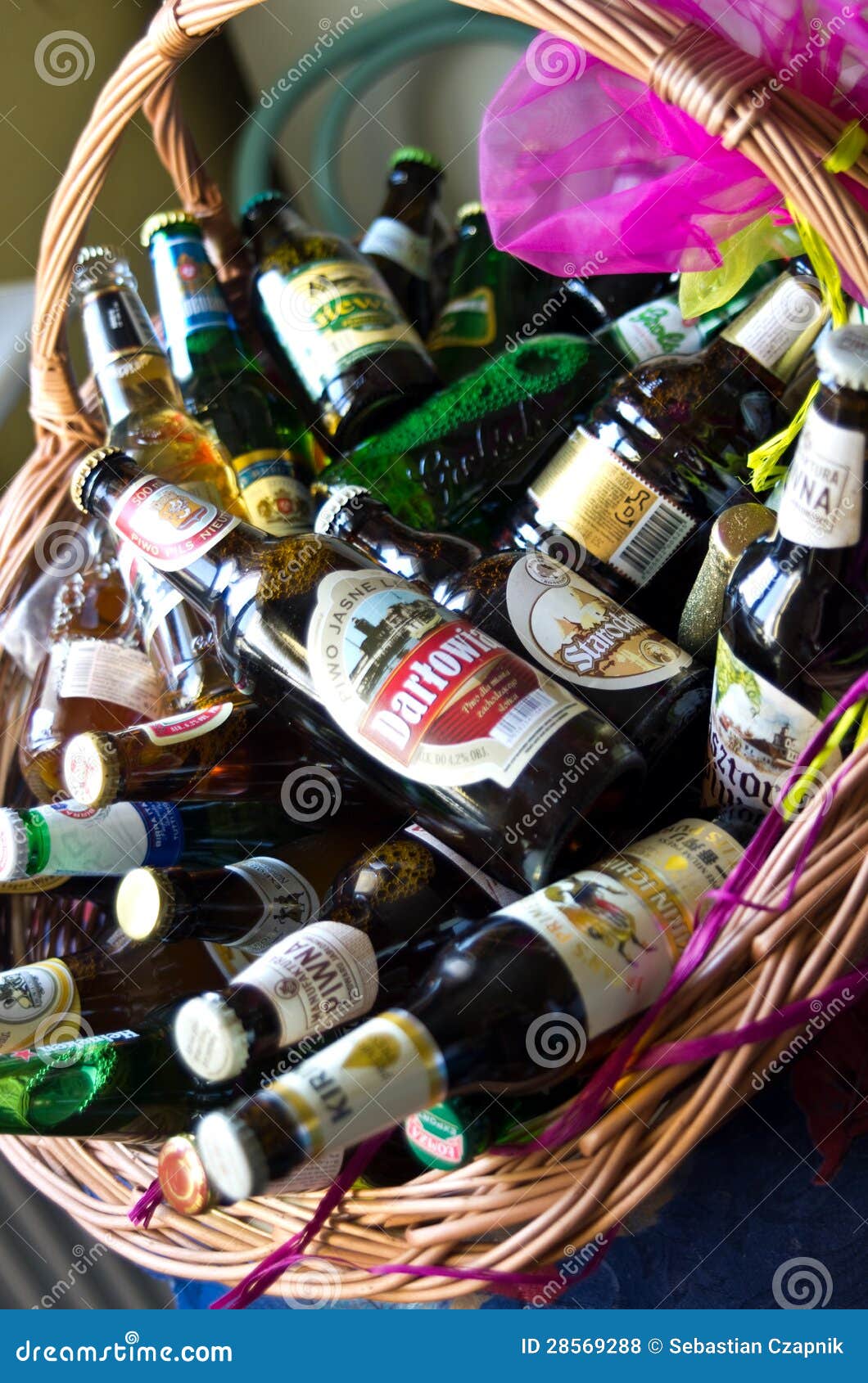 Polski piwo zdjęcie stock editorial. Obraz złożonej z samiec - 28569288