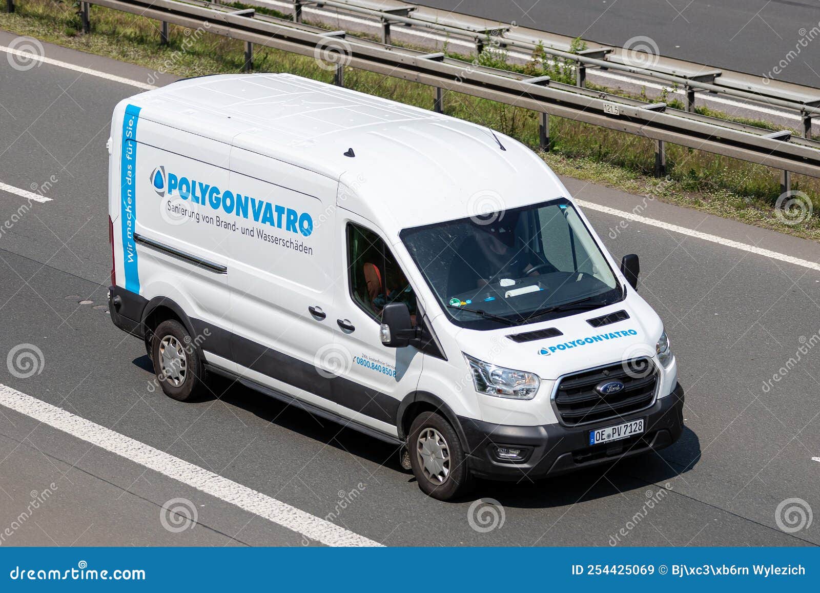 Polygonvatro van editorial stock image. Image of commercial - 254425069