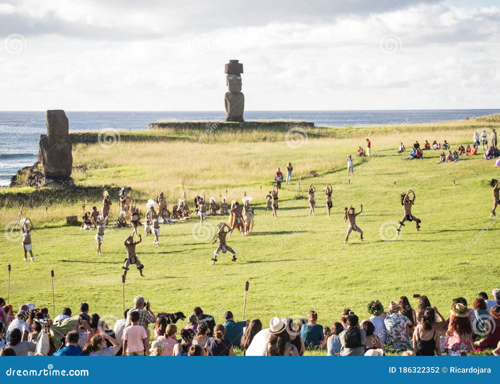 Polynesian People. Rapa Nui. Easter Island Editorial Photography ...
