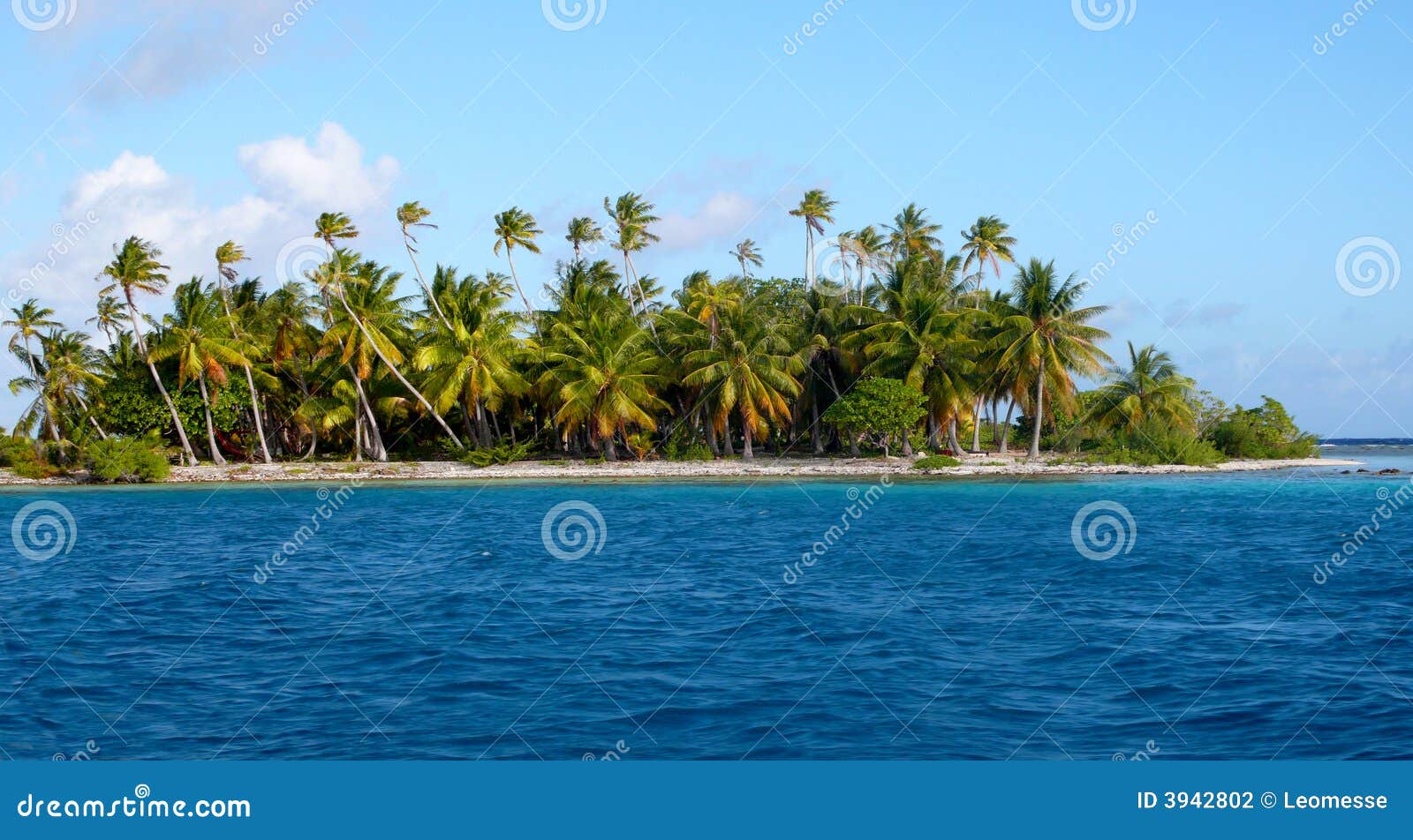 Polynesisches Atoll 2 stockfoto. Bild von himmel, ansicht - 3942802