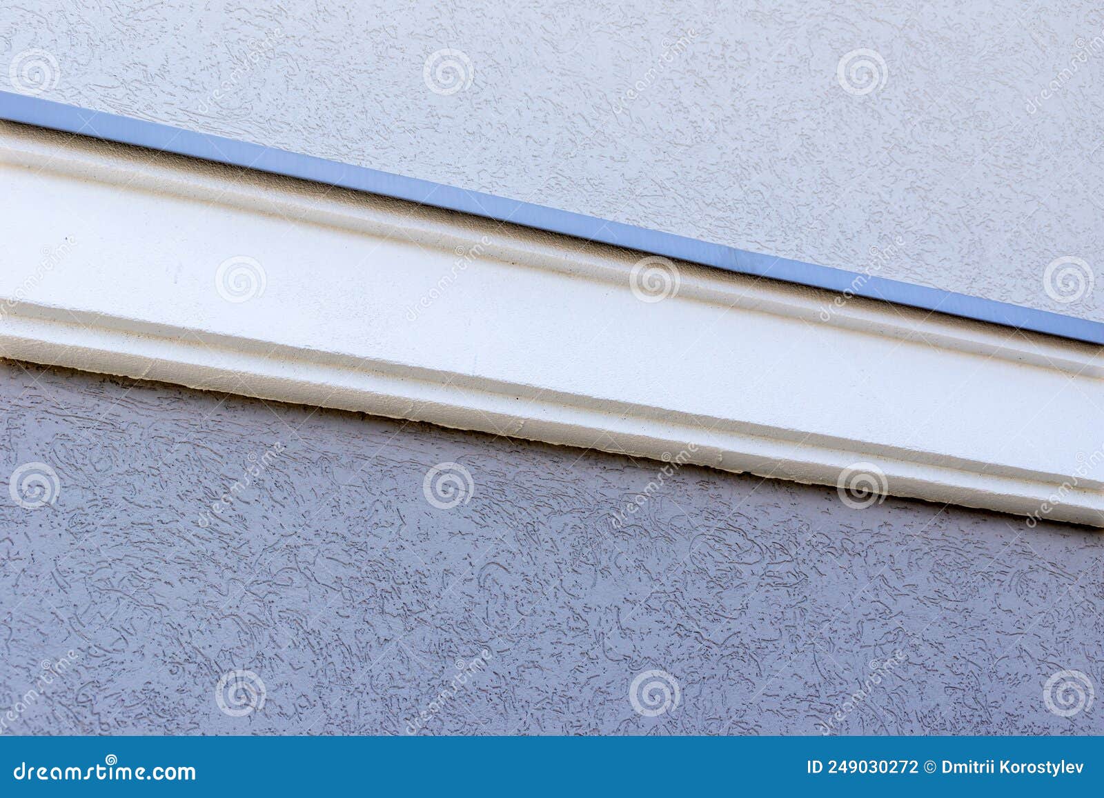 Polystyrene Border Closes the Expansion Joint on the Facade ...