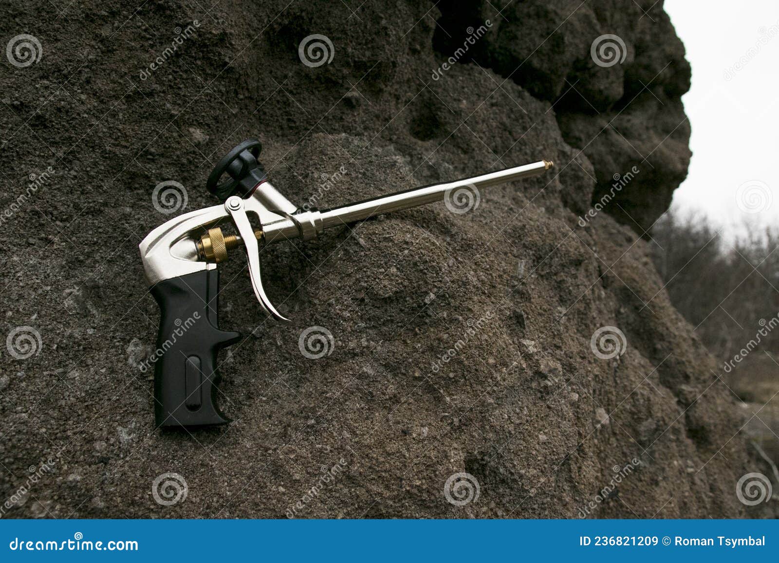 Polyurethane Foam Glue Foam Gun for Foam Window Installation Stock ...