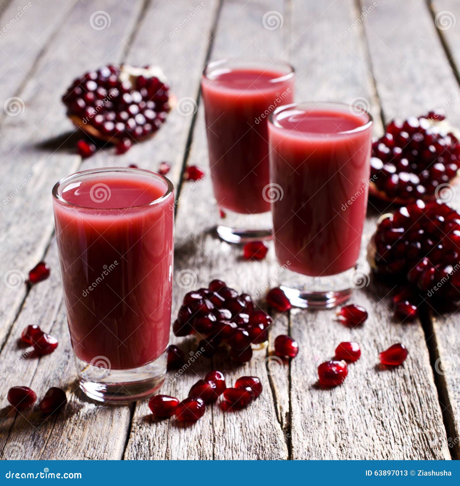 Pomegranate Liqueur with Cream Stock Image - Image of liquid, liqueur ...