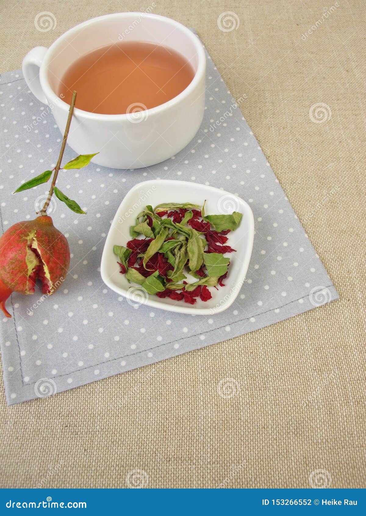 Pomegranate Tea with Dried Pomegranate Leaves and Dried Pomegranate ...