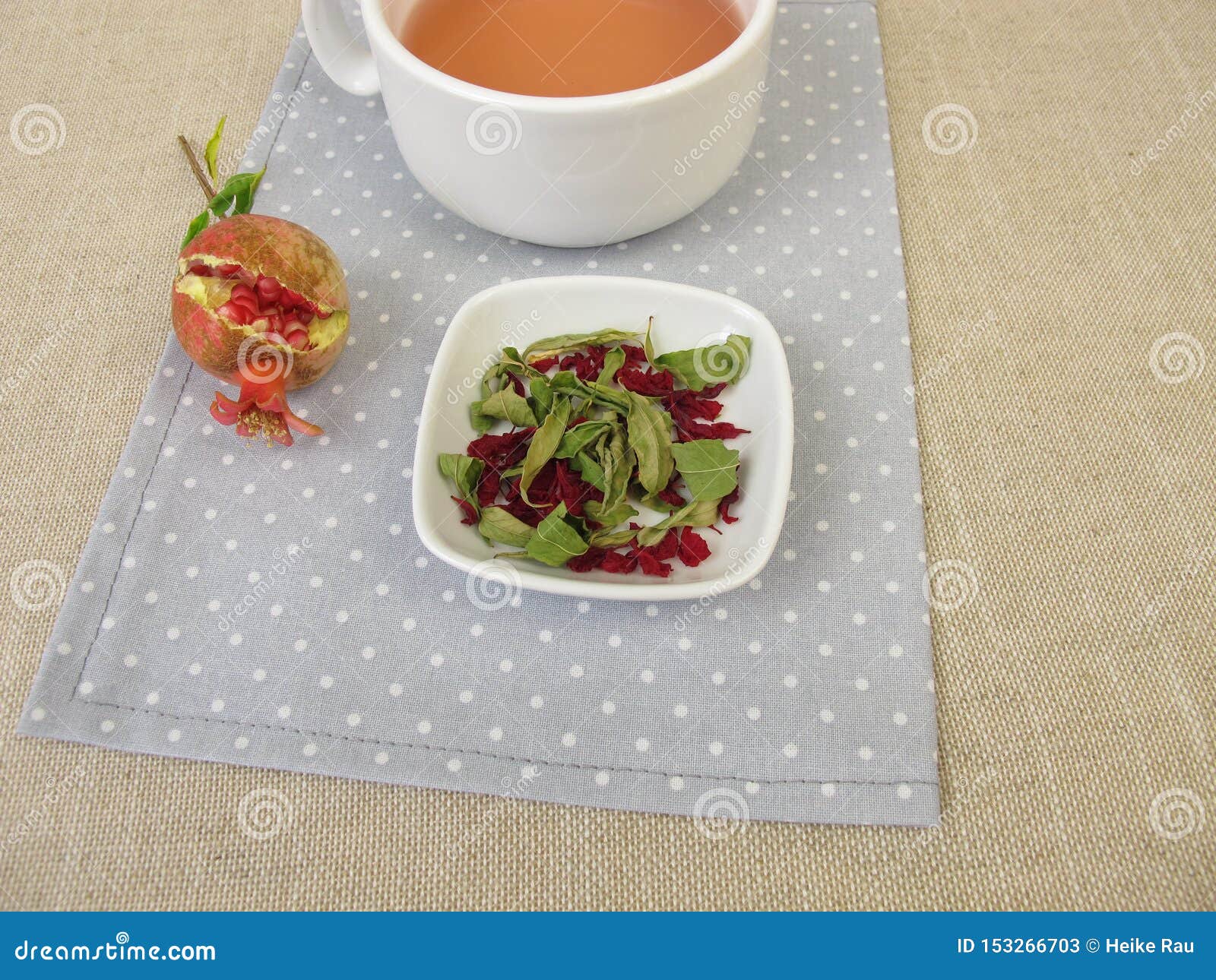 Pomegranate Tea with Dried Pomegranate Leaves and Dried Pomegranate ...