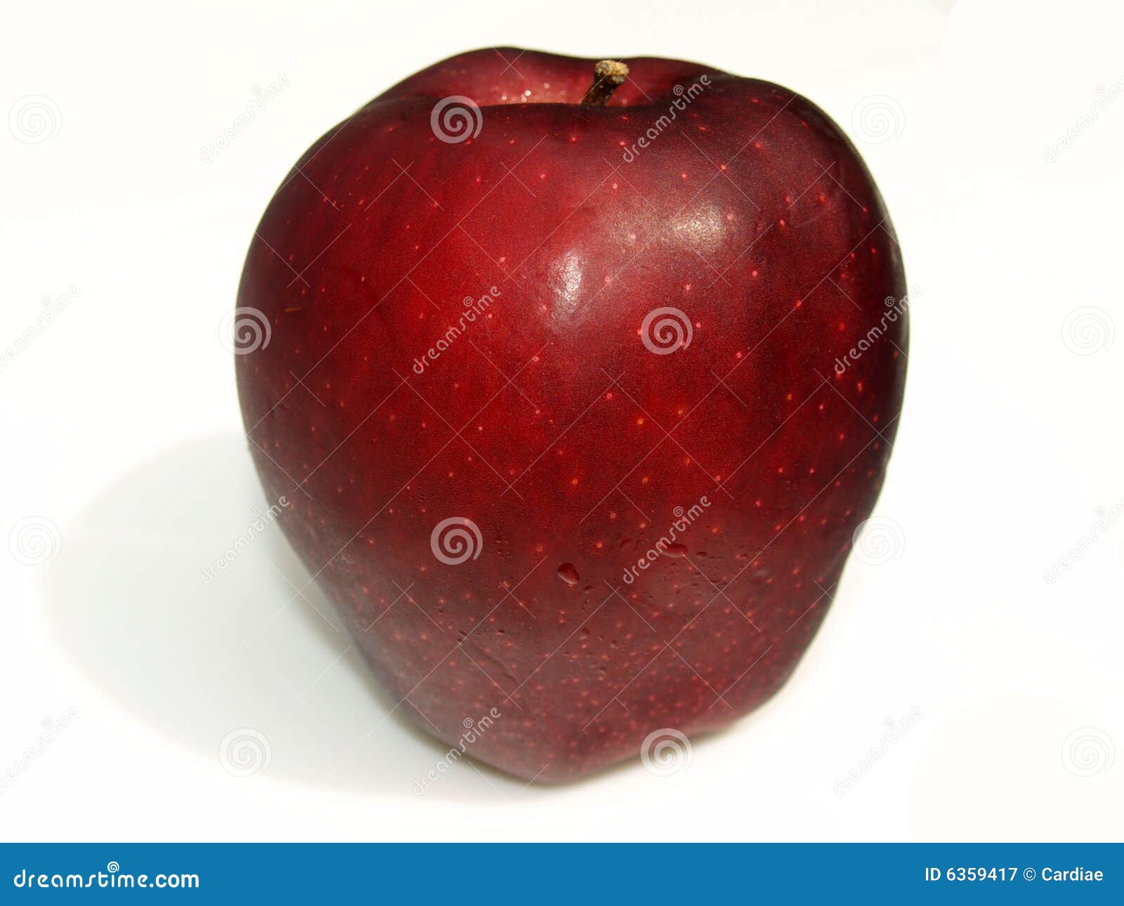 Pomme rouge image stock. Image du dîner, juteux, fond - 6359417