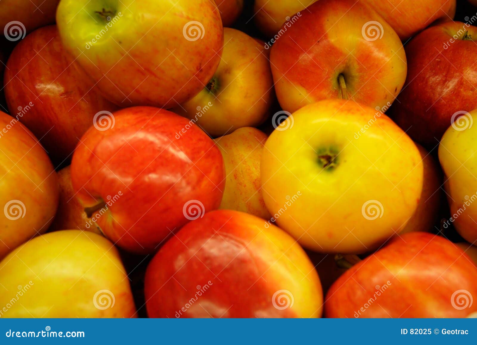 Pommes de gala image stock. Image du sain, rouge, cuisine - 82025