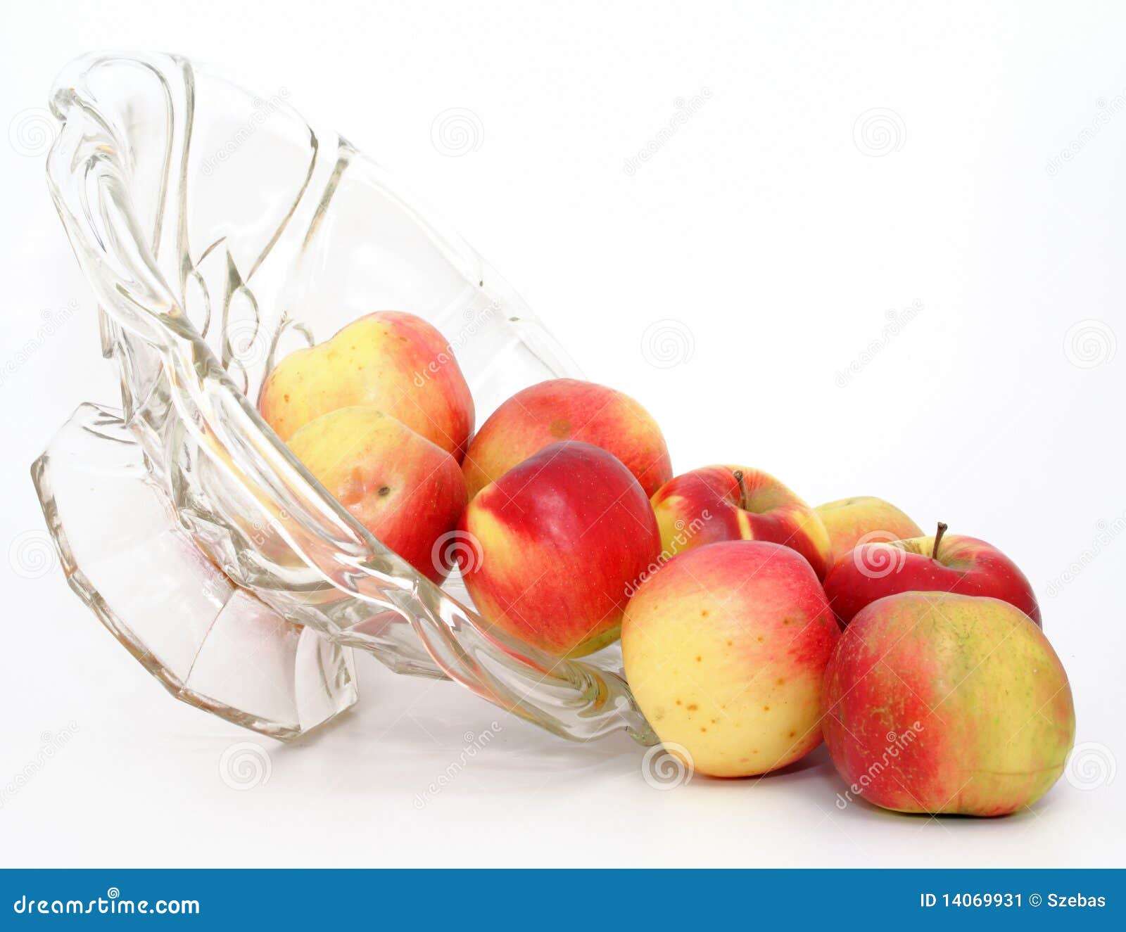 Pommes rouges image stock. Image du frais, baisse, nutritif - 14069931